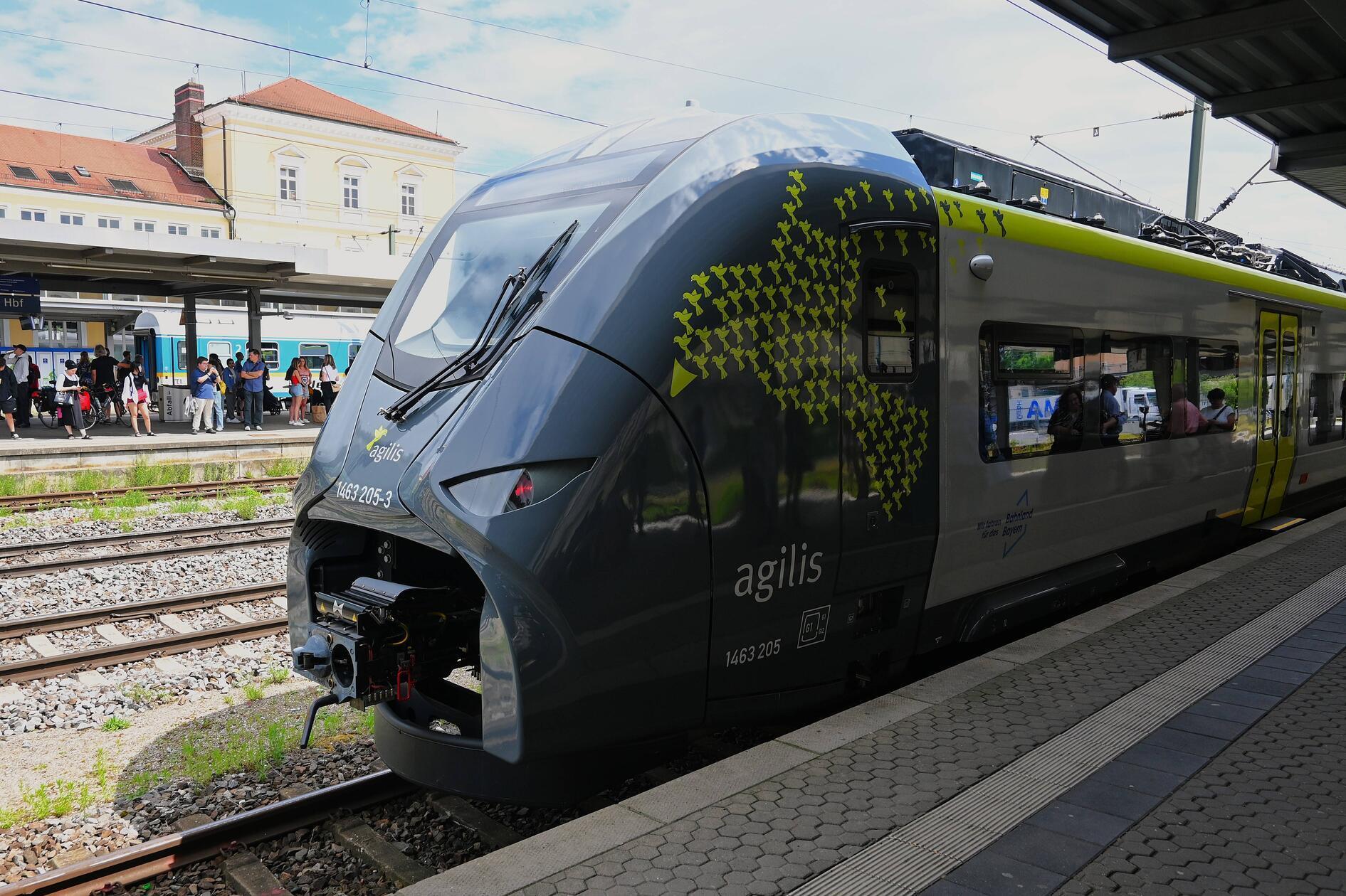 So sehen die neuen Züge aus, die Neumarkt und Nürnberg verbinden - auch ...