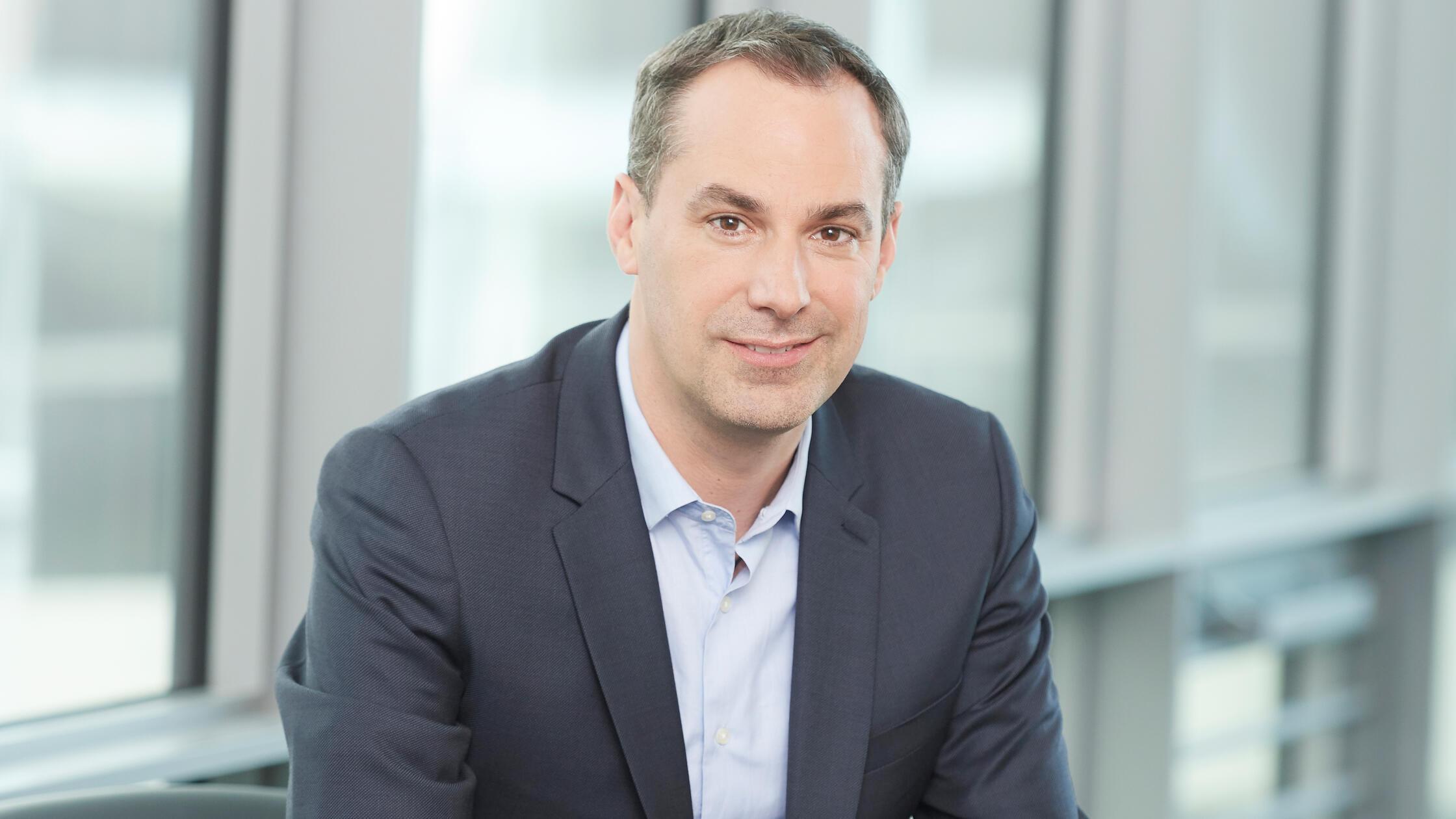 Siemens-Vorstand Cedrik Neike bekommt neuen Vertrag - und könnte ...