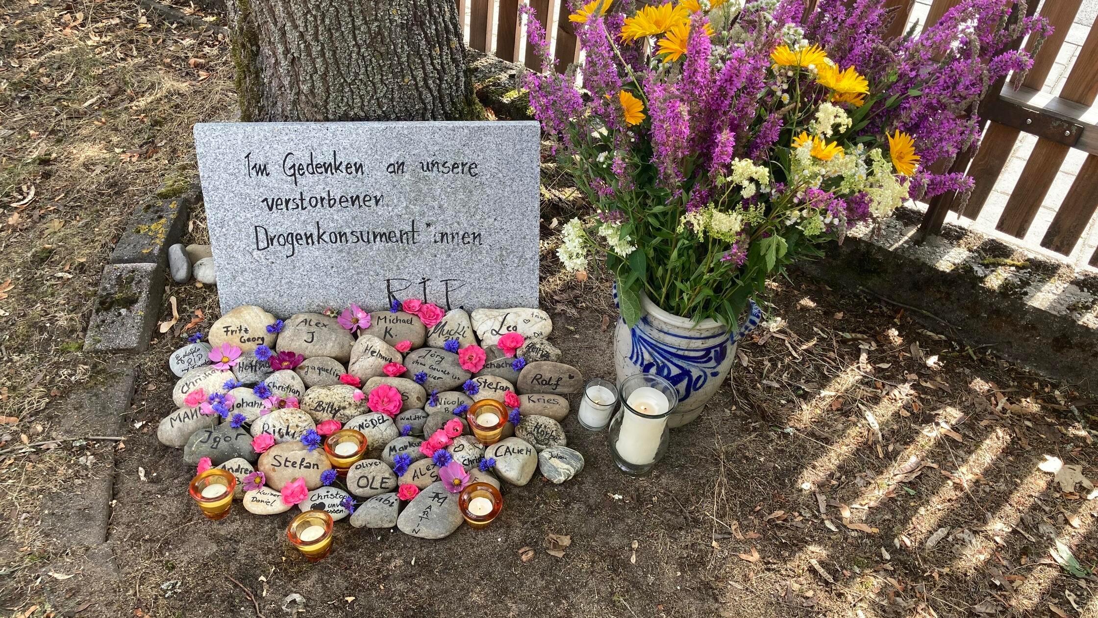 Drogentod in Neumarkt: Schmetterlinge und Kerzen erinnern an die ...
