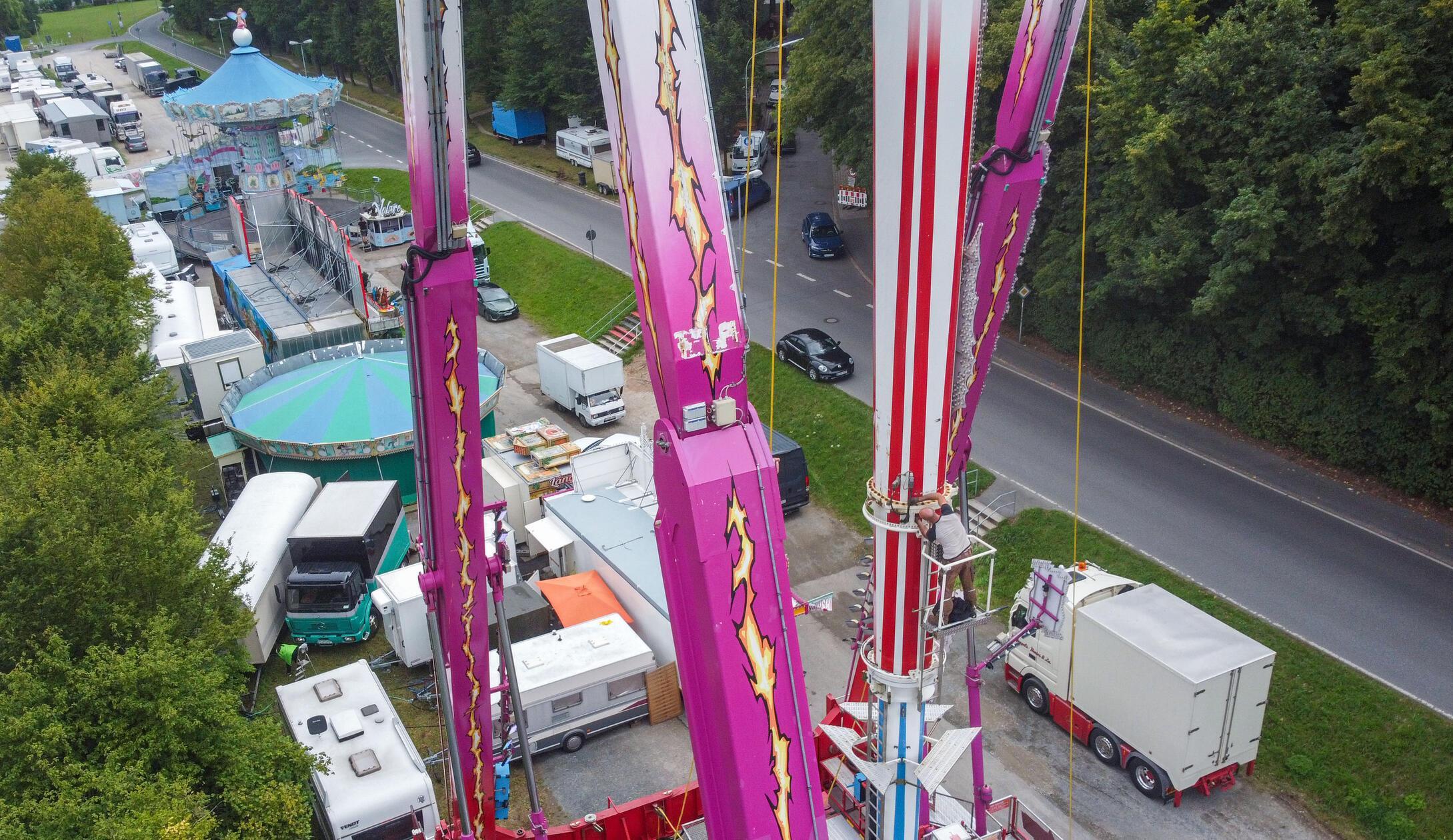 Alles in den Startlöchern: So läuft der Aufbau fürs Annafest 2024 in ...