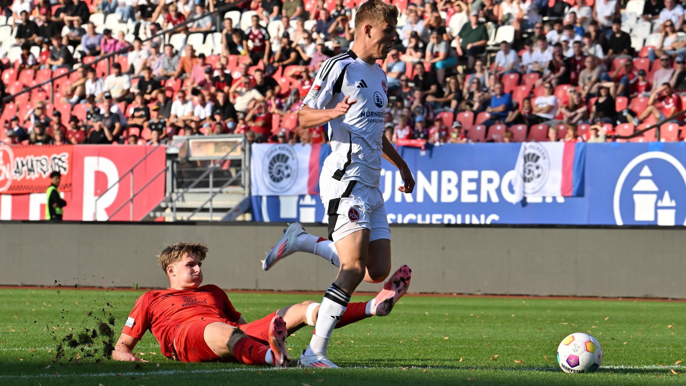 1:2 im kleinen Derby: Julian Kania trifft - noch immer für den 1. FC ...