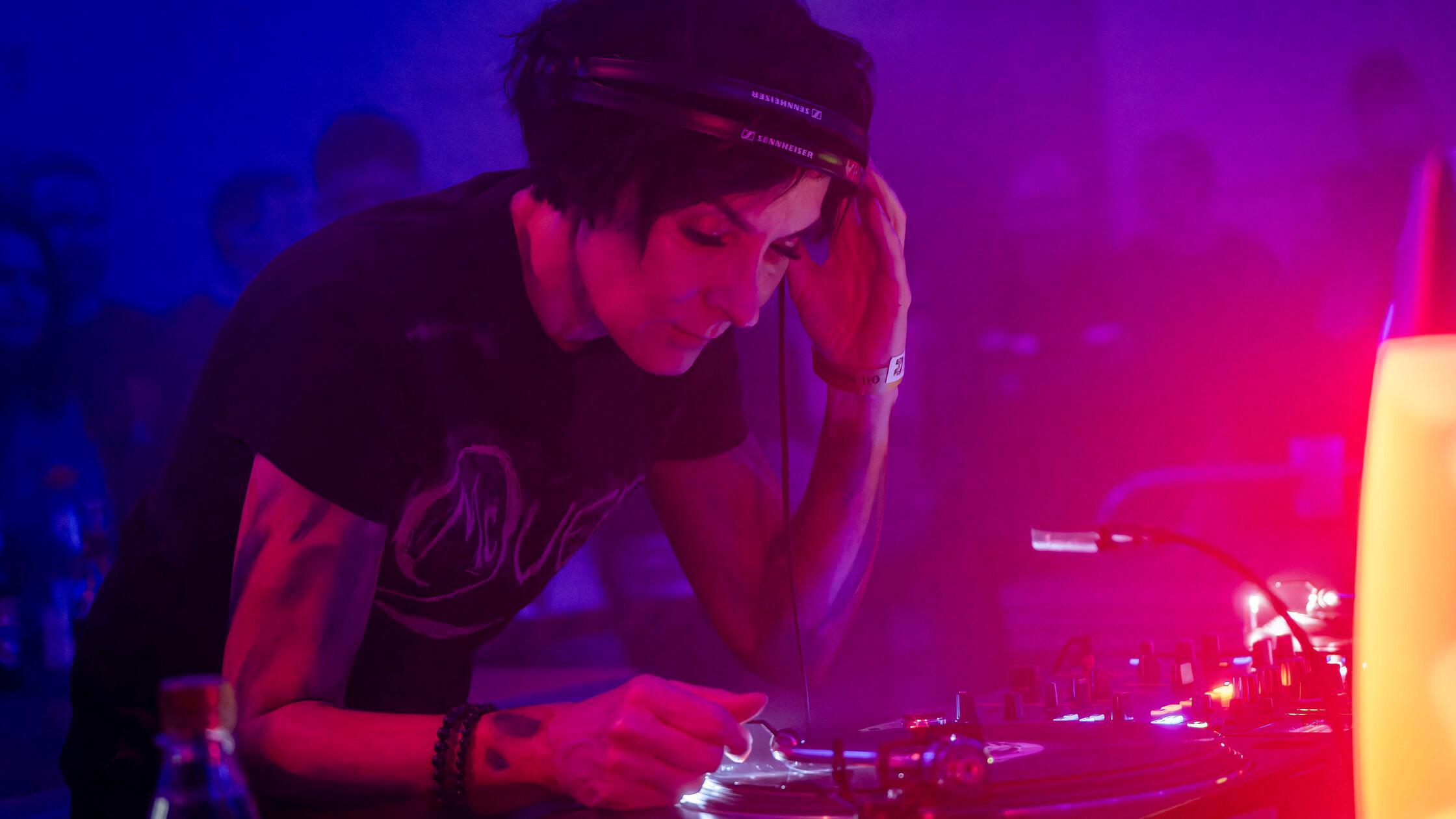 Marusha ist zurück! Die Kult-DJ lädt zur Lava-Party im Z-Bau ein - das ...