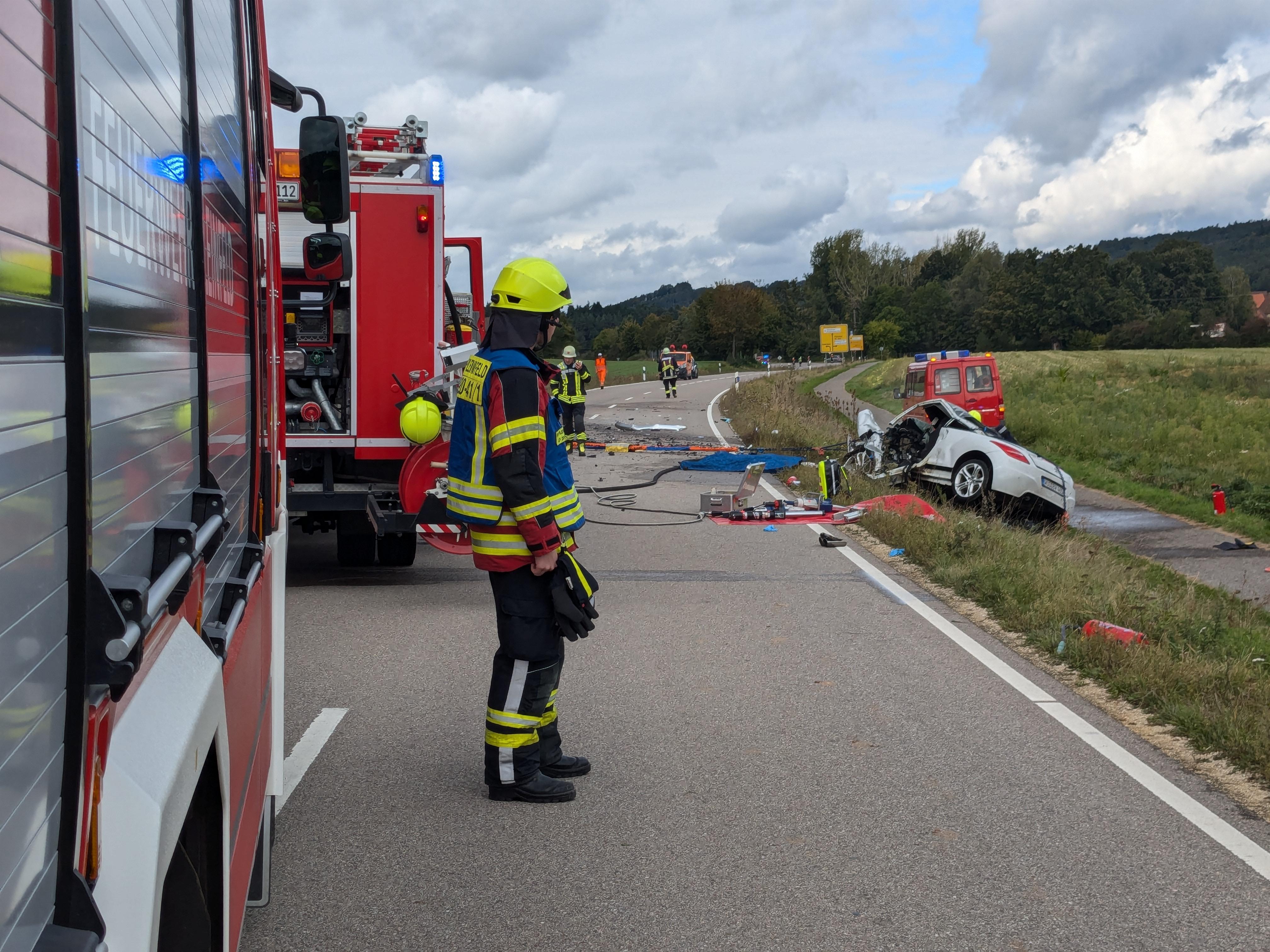 Tödlicher Unfall bei Pleinfeld: Auto fing nach Kollision mit Lkw Feuer