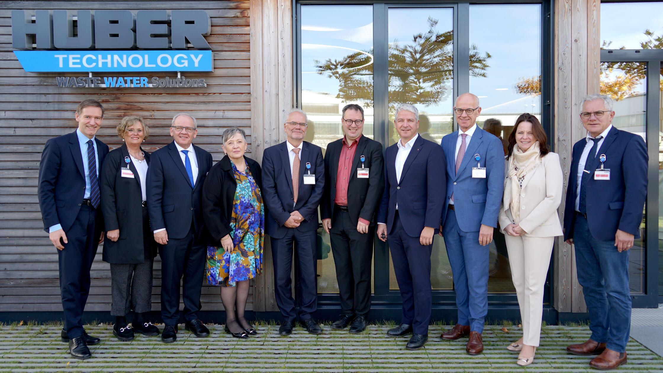 Prominenter Polit-Besuch bei der Firma Huber in Berching