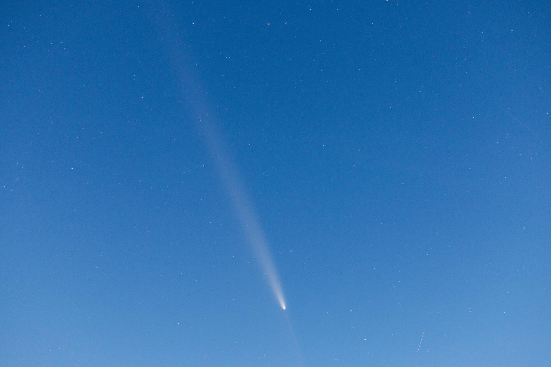 Ein Supermond und Komet mit langem Schweif: Hier finden Sie die ...