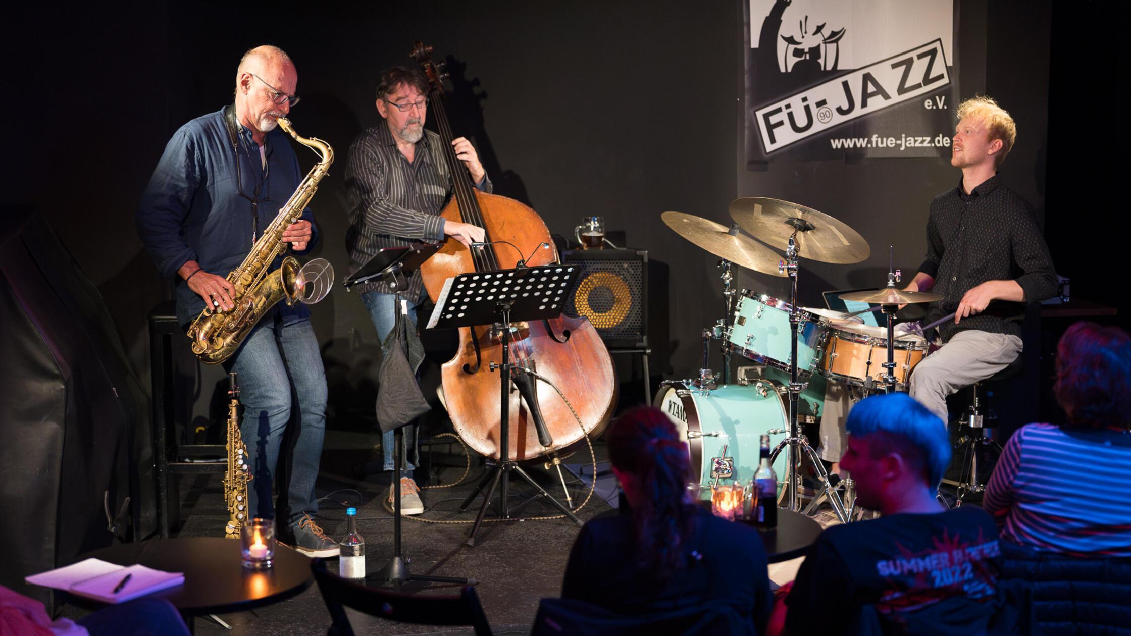 Heißer Jazz-Herbst im Babylon-Keller: Mit dieser Band steigt Fürth in ...
