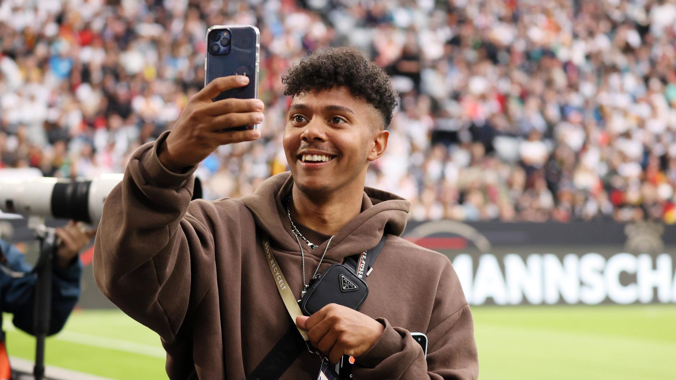 "ére studios" von 1. FCN-Spieler Niklas-Wilson Sommer: Inventar des Ladens in Nürnberg wird ...