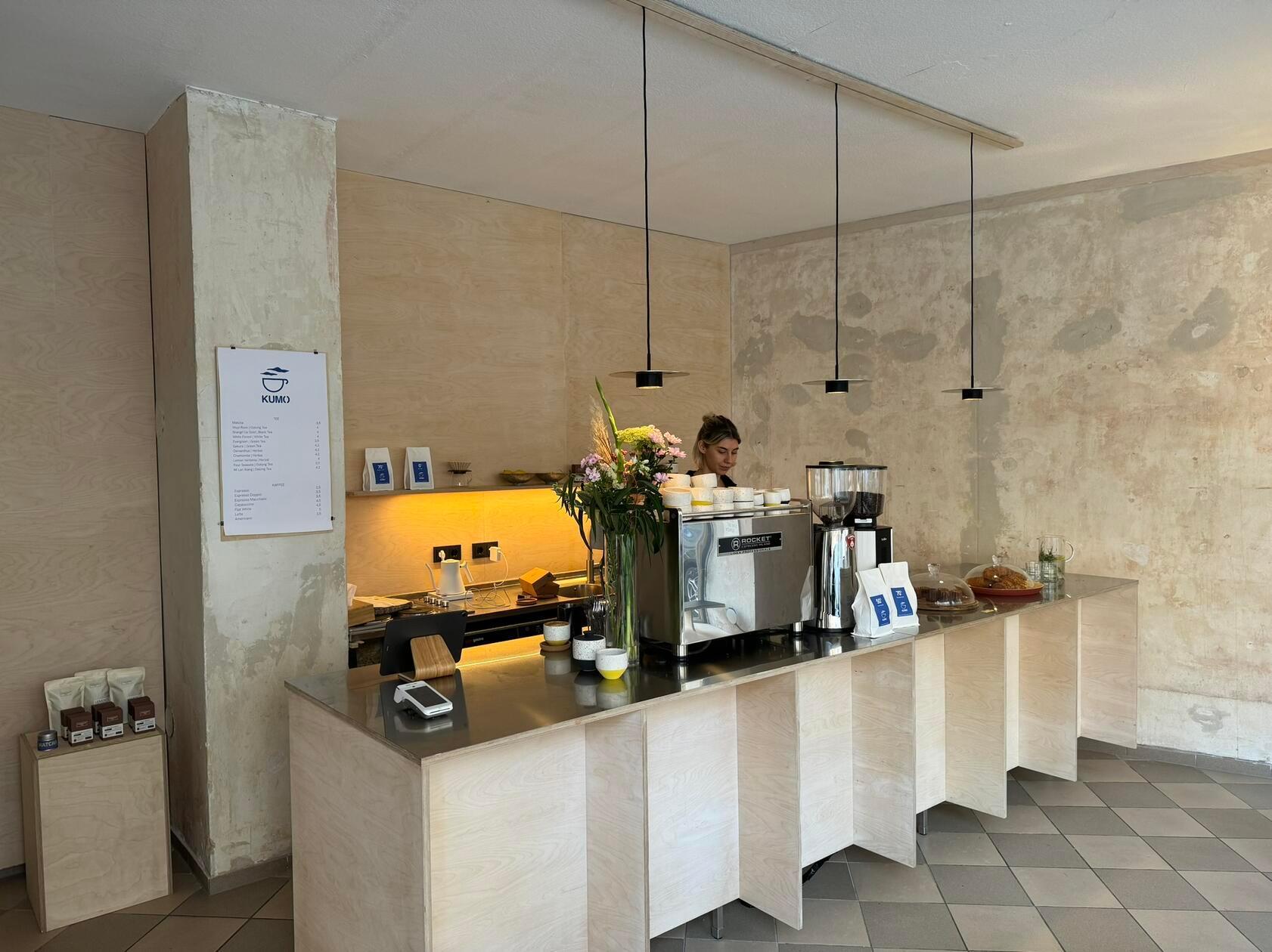 "Minimalistisches, skandinavisches Design": So sieht es im neuen Café ...