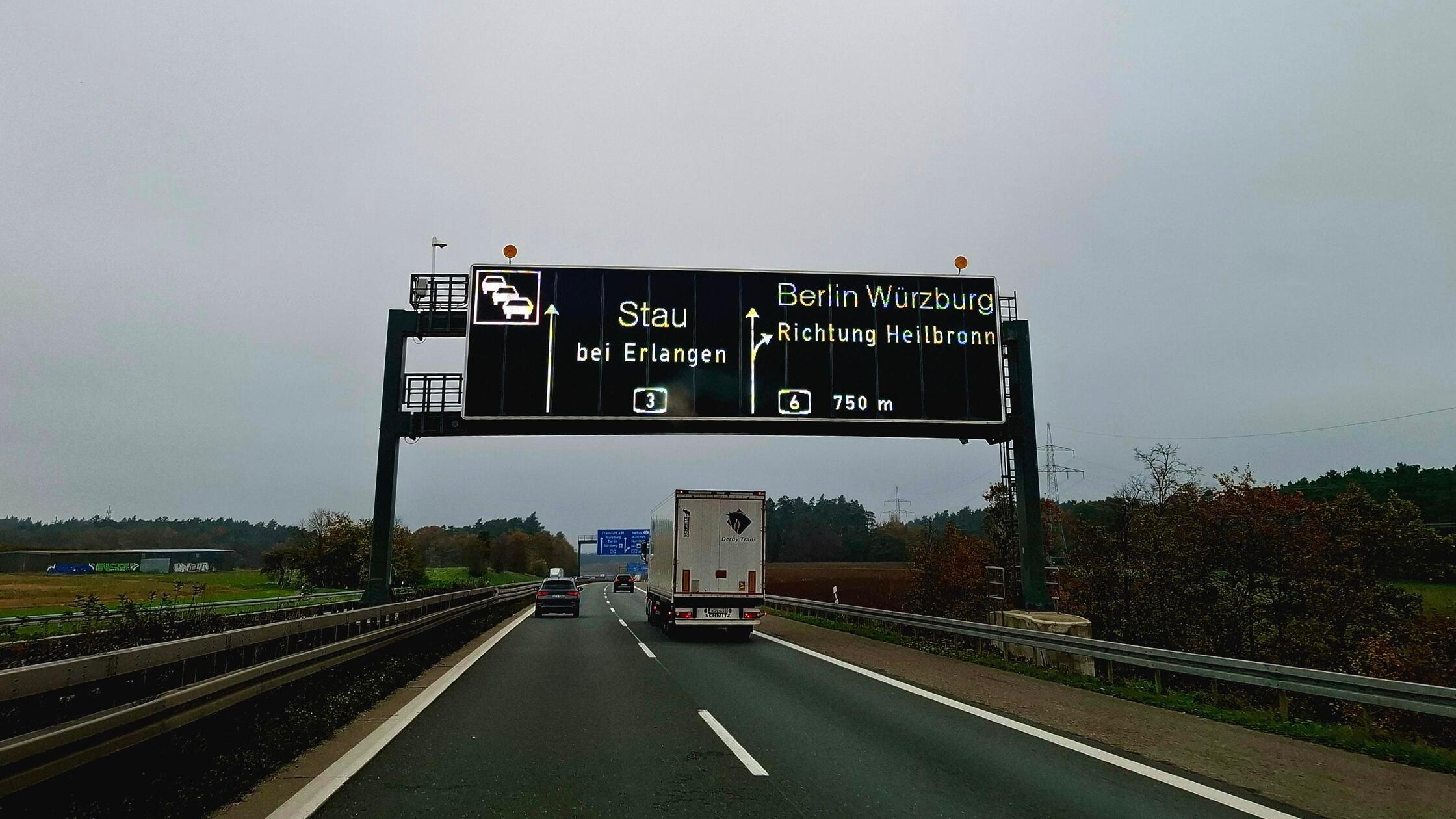 Luxus Stau A3 Nurnberg Bild