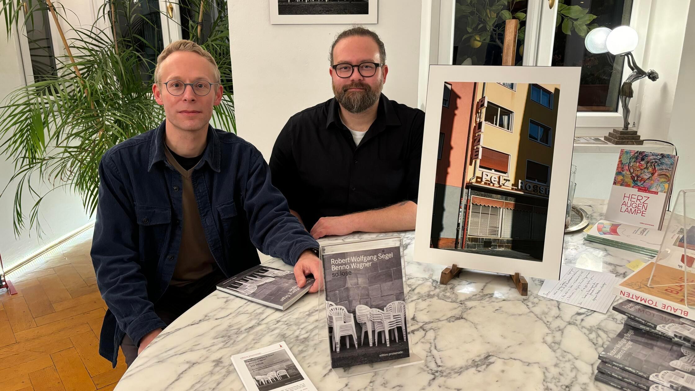 Ungeschönte Alltagsszenen: Aus Fürth kommt ein Buch mit Prosa-Miniaturen und analoger Fotografie