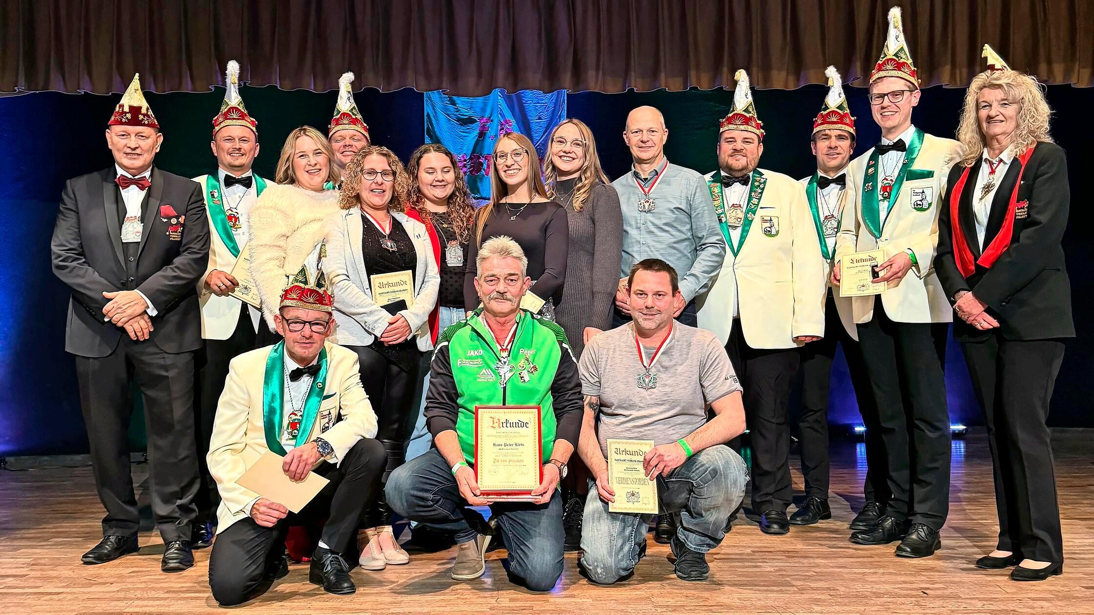 Fasching in Auerbach: Hans-Peter Klein erhält beim Dämmerschoppen den ...