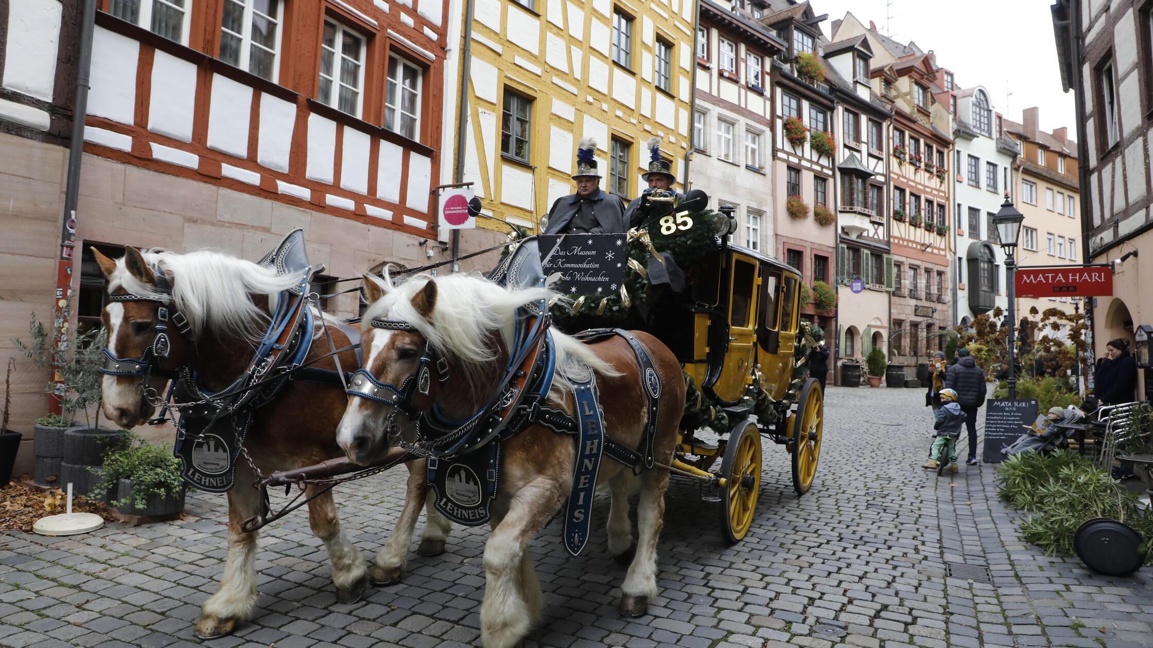 Die Postkutschen rollen wieder durch Nürnbergs Altstadt - und diesmal ...