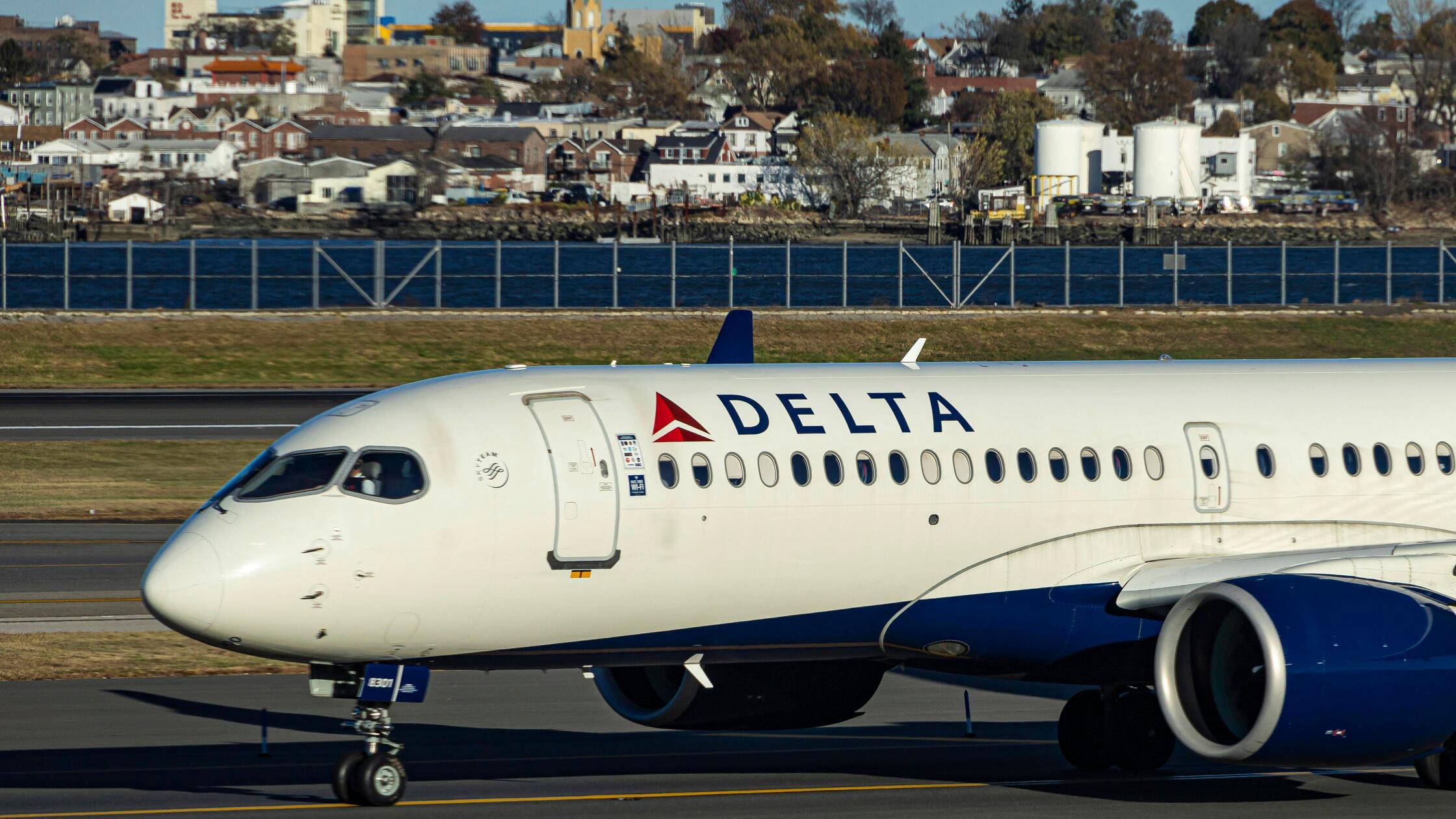 Blinder Passagier in US-Maschine: Frau fliegt ohne Ticket von New York ...