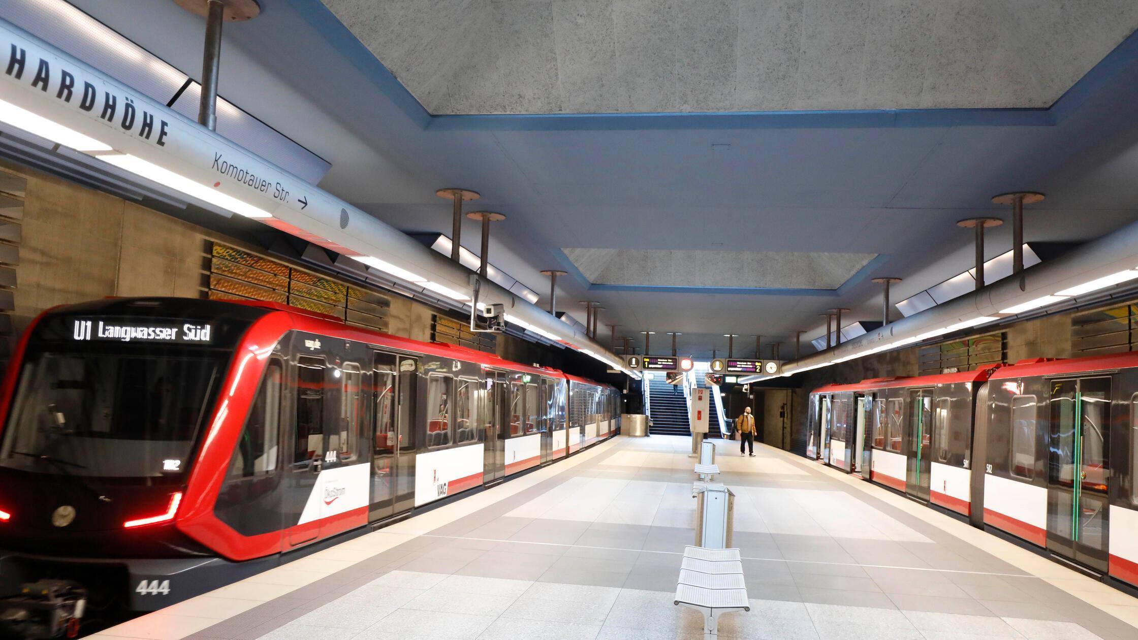 VAG-Ticker in Nürnberg: Behinderungen nach Unfall zwischen Pkw und Tram ...