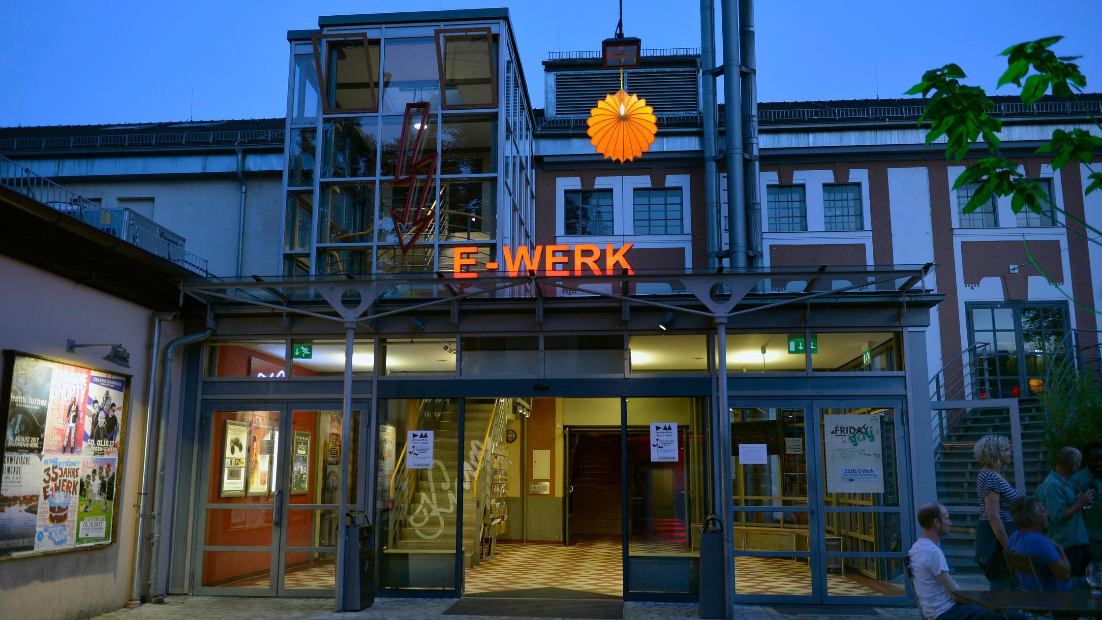 E-Werk muss Angebote reduzieren: Stadtrat Erlangen gibt dem ...