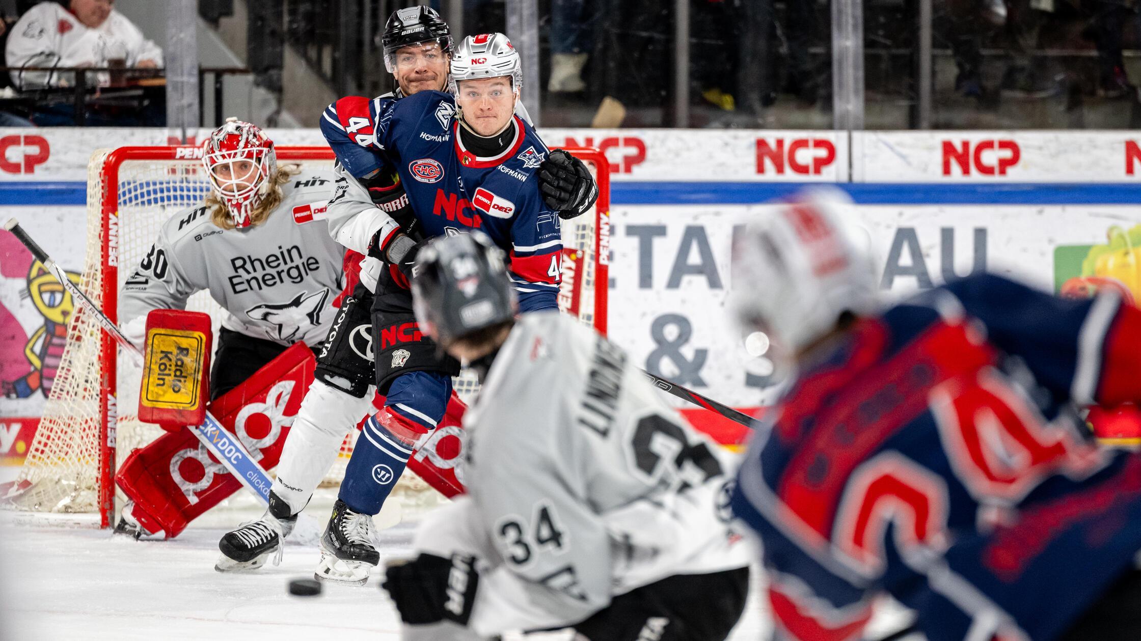 Siebte Verlängerung in Folge: Wieder sichert Evan Barratt den Nürnberg ...