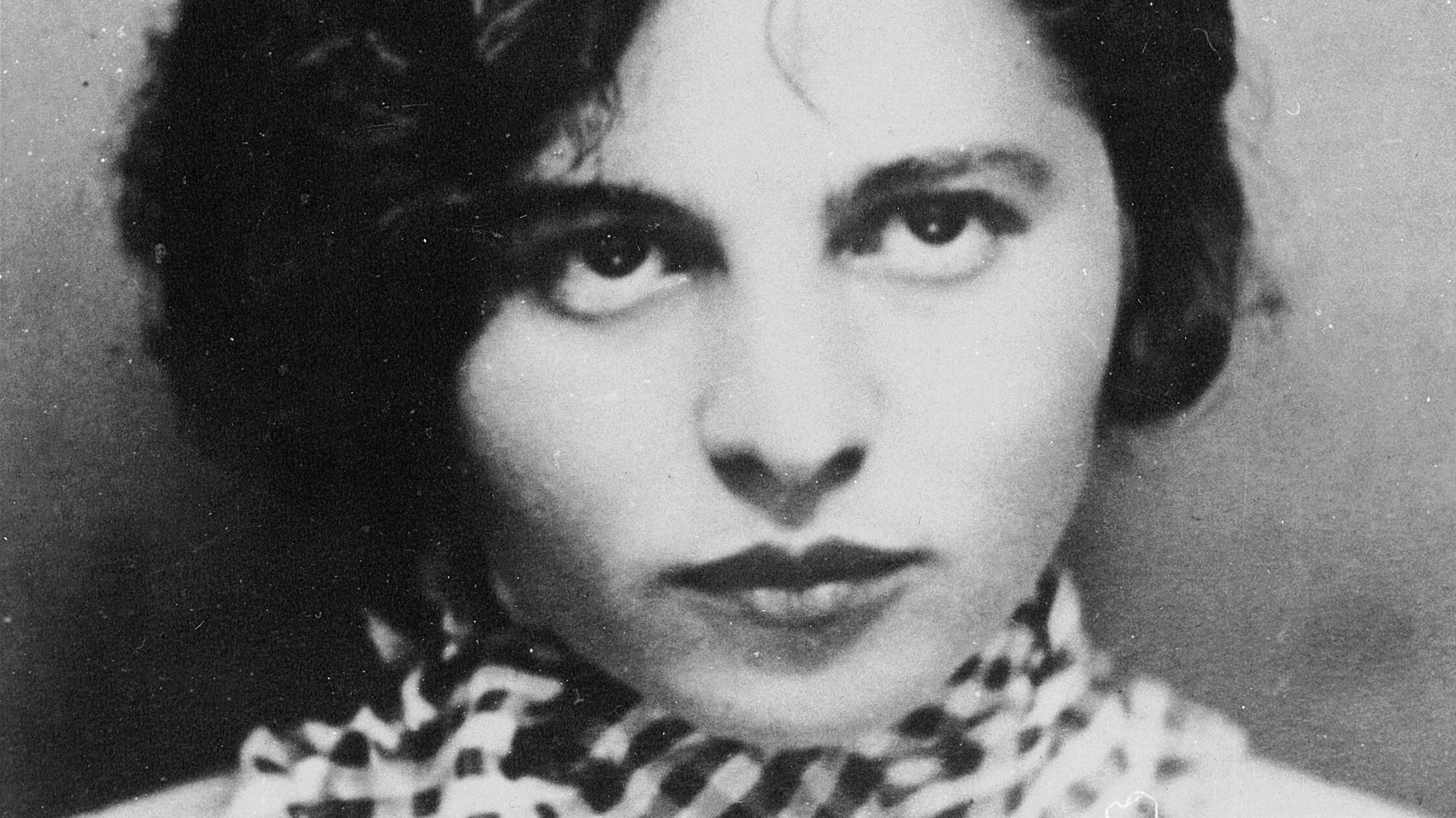 „Da hingen ein paar Sterne“: Erinnerung an die große jüdische Dichterin ...