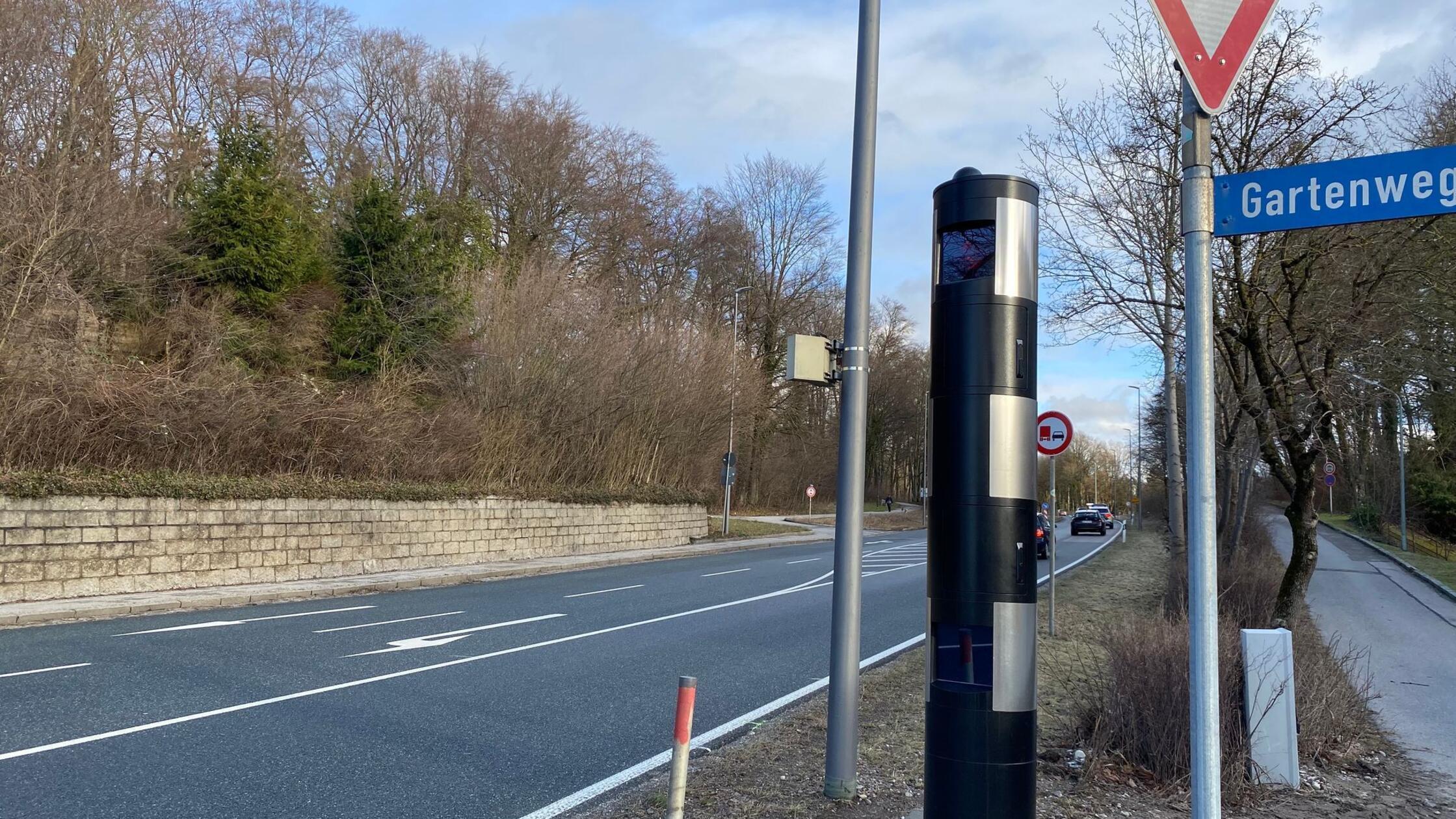 Zehntausende Verstöße: Blitzer beschert bayerischer Gemeinde über eine ...