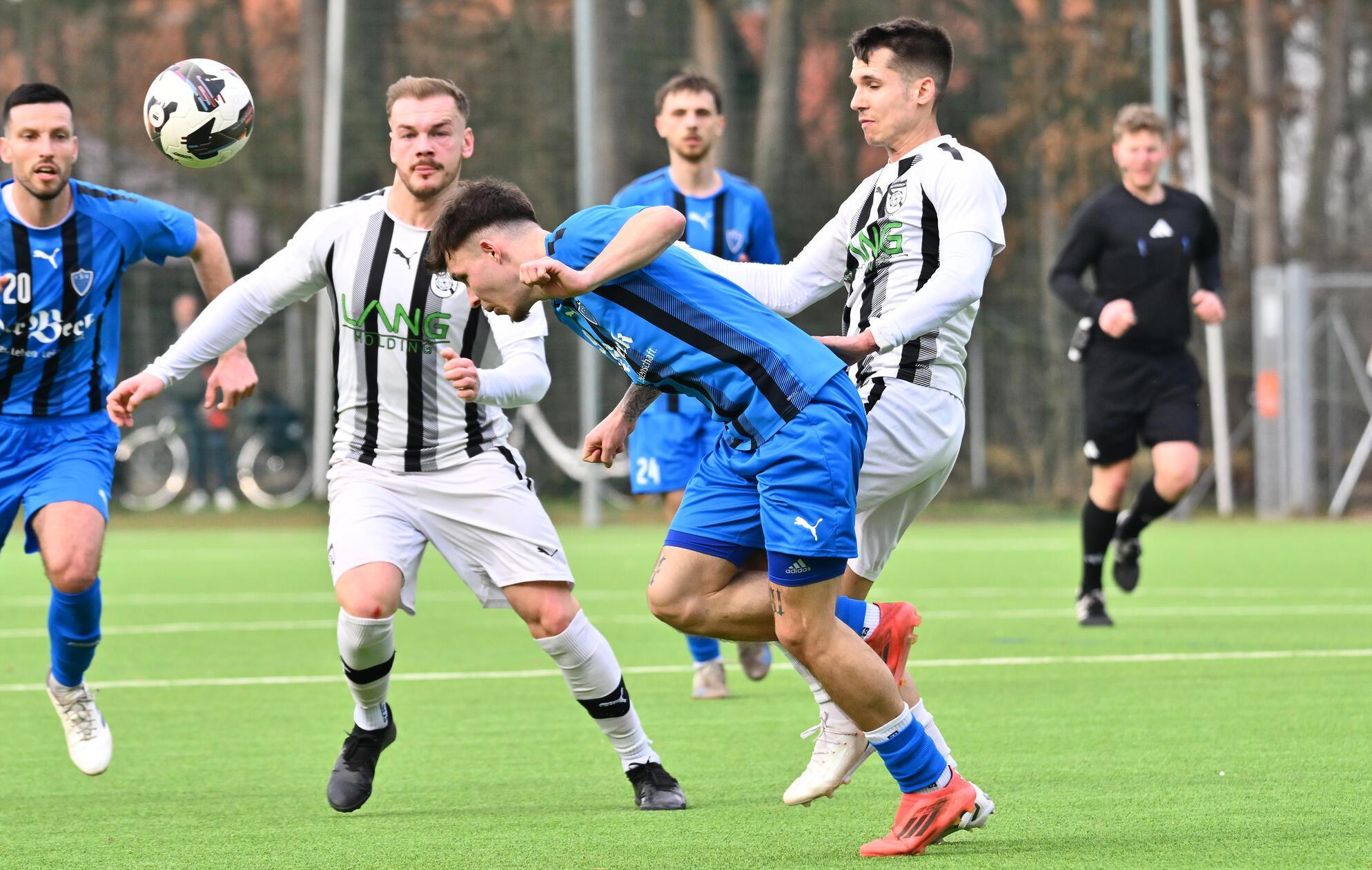 Erst im Elfmeterschießen: FSV Erlangen-Bruck schlägt FSV Stadeln im ...