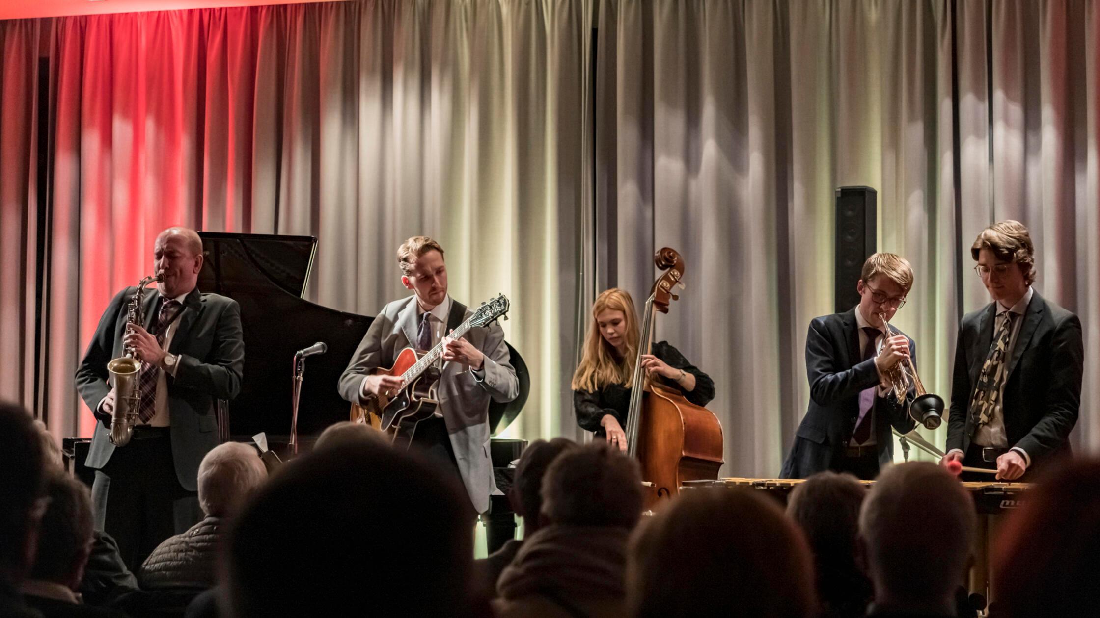 Konzert - Chris Hopkins meets the Young Lions 2025 im Hirtenmuseum ...