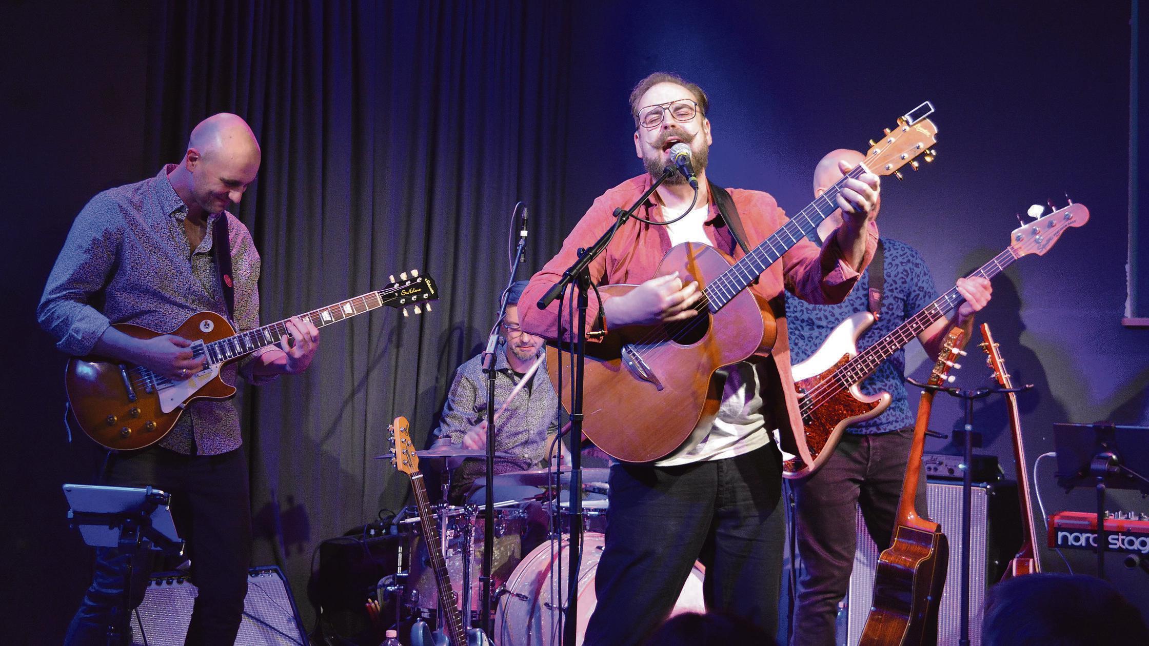 Michael Gabler stellte in Weißenburg sein neues Album „Alles zu seiner ...