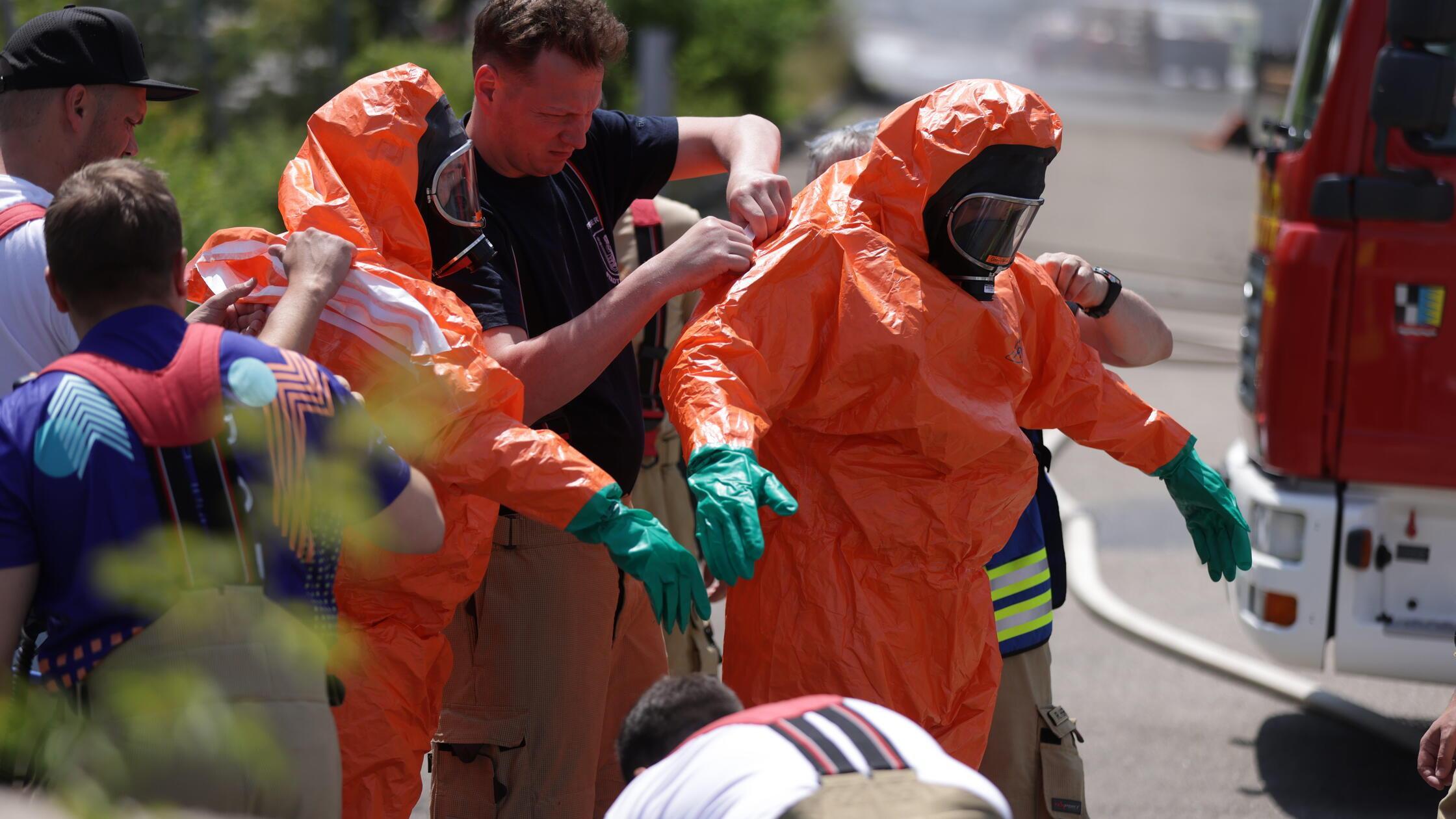 Großeinsatz in Roth bei Nutrichem: Wegen Säure-Austritt schlug ...