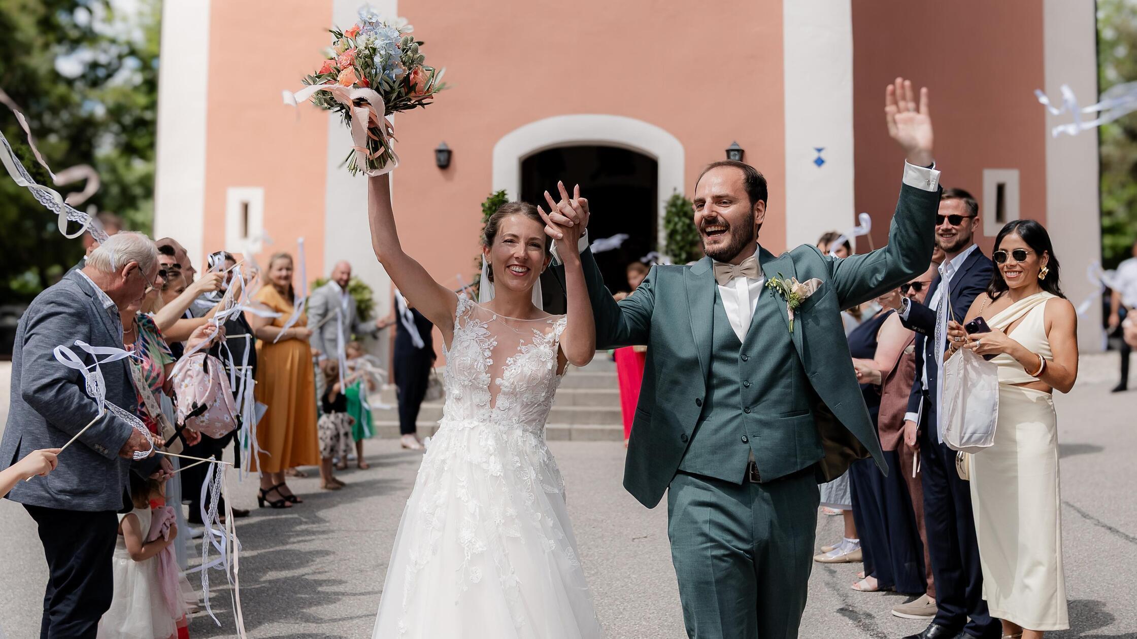 Trauung auf dem Habsberg: Teresa Raspel und Stefan Wolf feiern mit ...