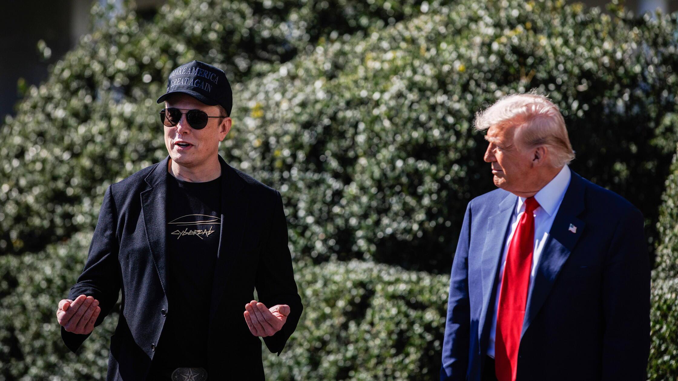 Trump droht Musk mit Abschiebung: Schlammschlacht eskaliert weiter