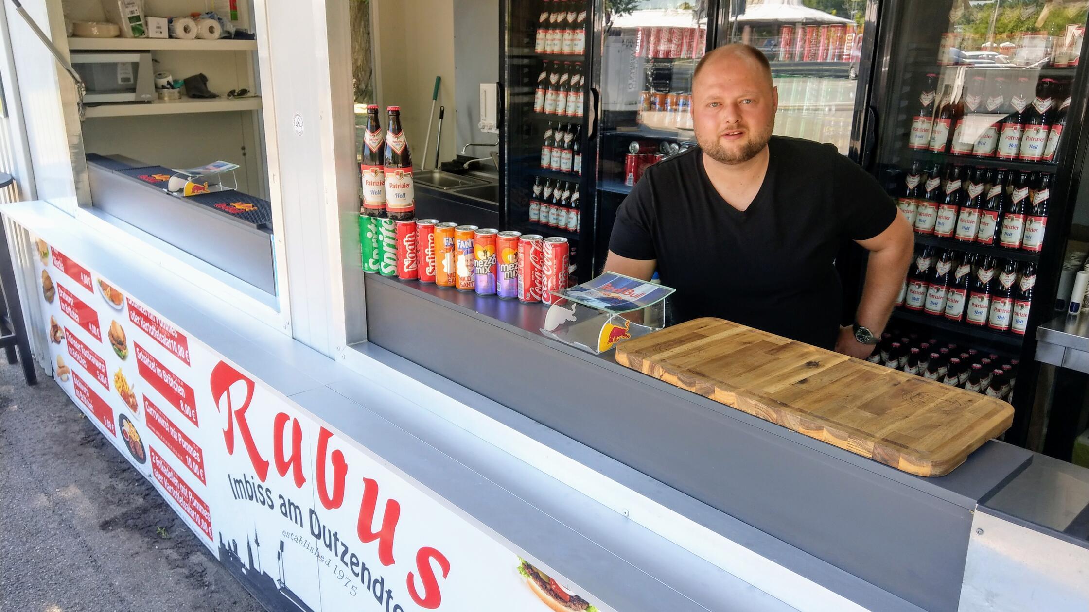 Clubfans kennen ihn: Warum der Rabus-Imbiss am Dutzendteich ein ...