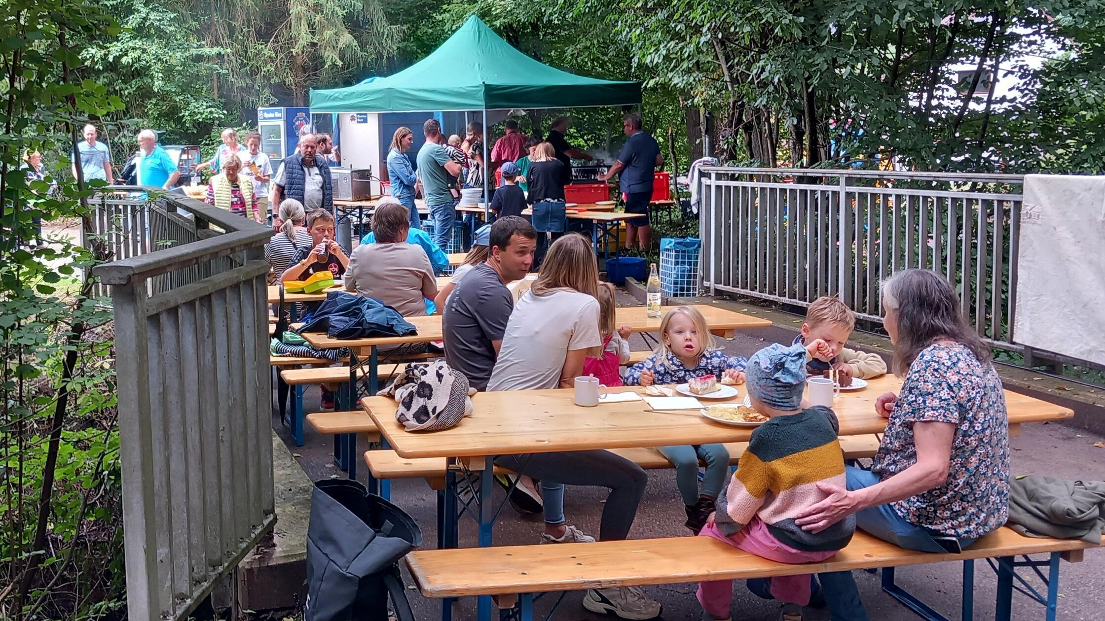 Röttenbach feiert 50 Jahre: Maigler Kellerfest 2025 begeistert in ...