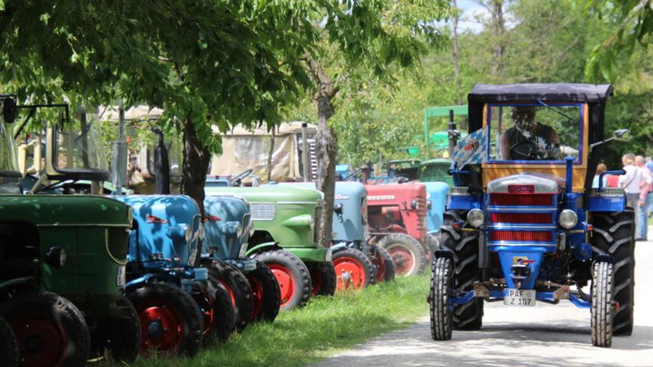 Oldtimer-Schleppertreffen im Freilandmuseum Bad Windsheim 2025 - alle ...