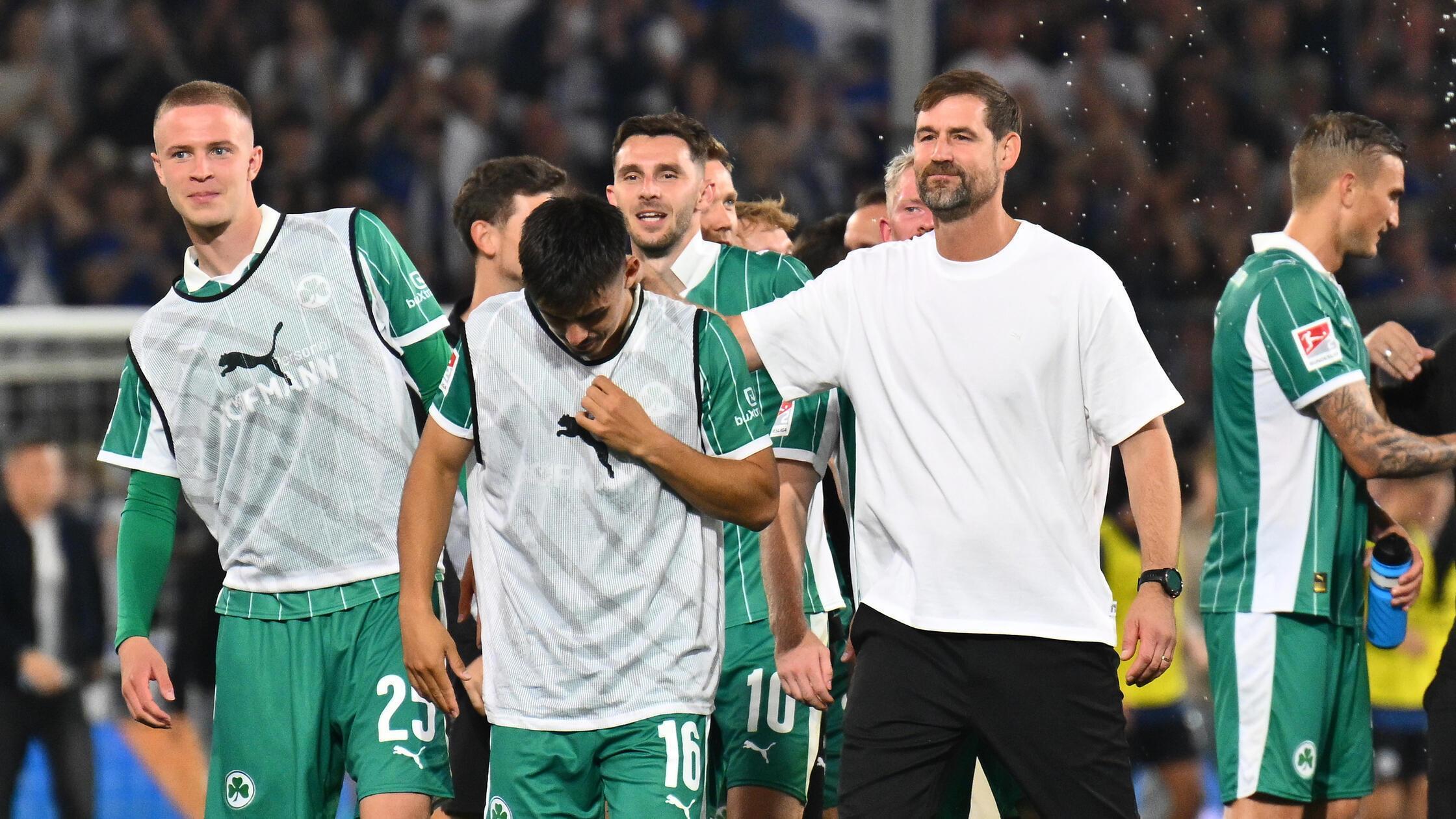 Wie die SpVgg Greuther Fürth trotz Personalproblemen gegen Hannover 96 ...