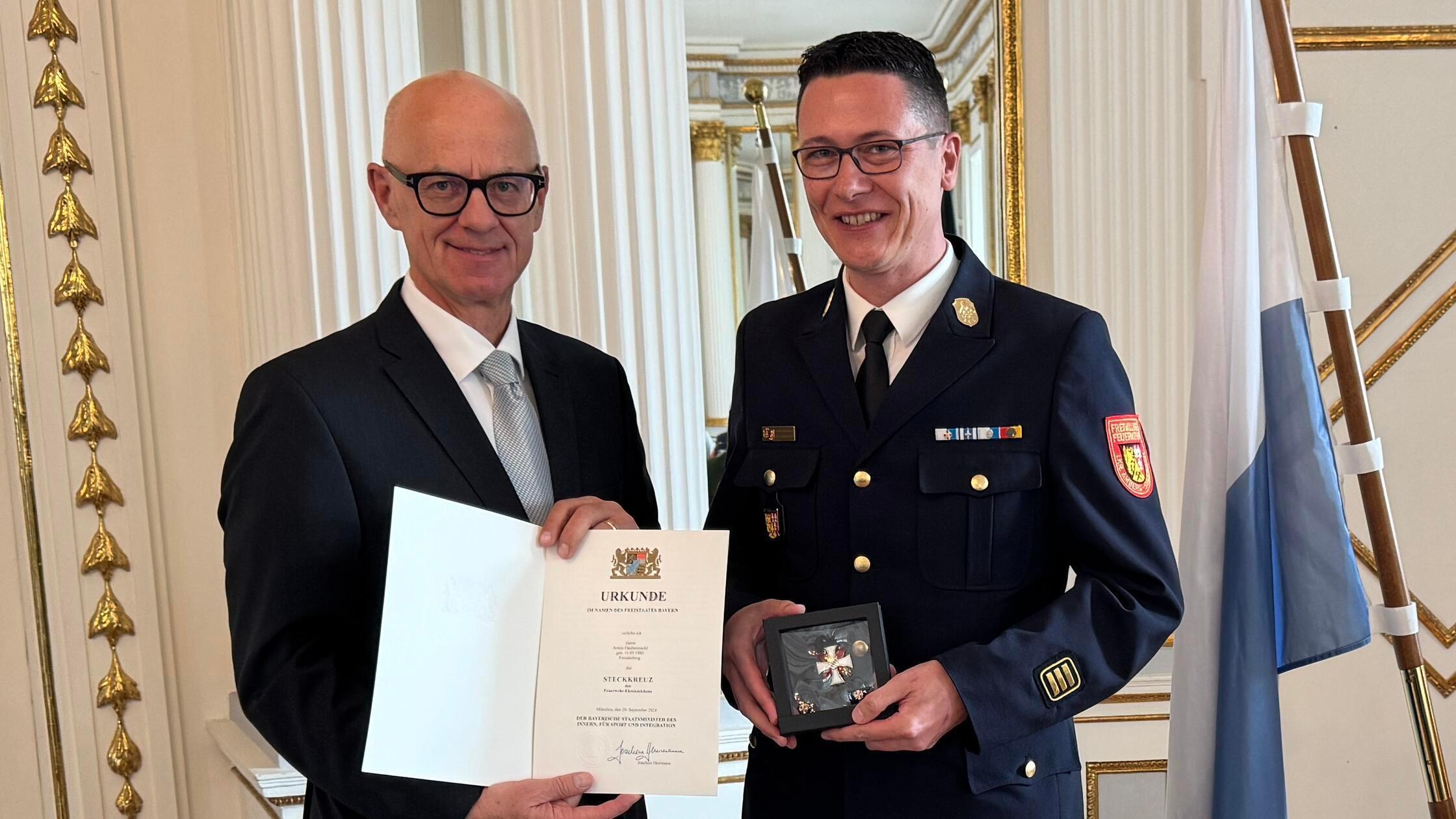 „Besonnen und kompetent“: Oberpfälzer Feuerwehreinsatzleiter ...