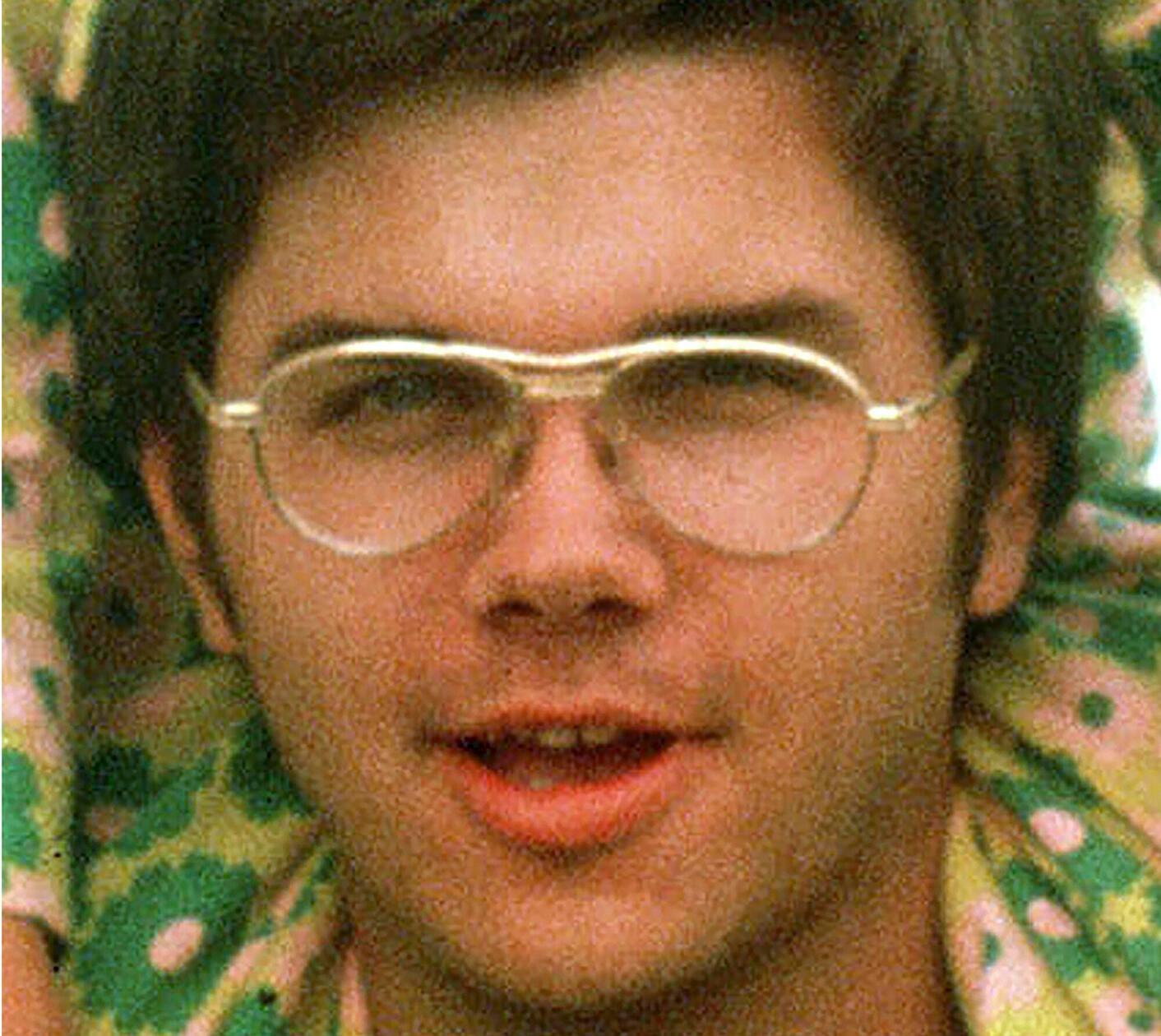 Offenbarung nach 45 Jahren Haft: John Lennon-Mörder Marc Chapman ...
