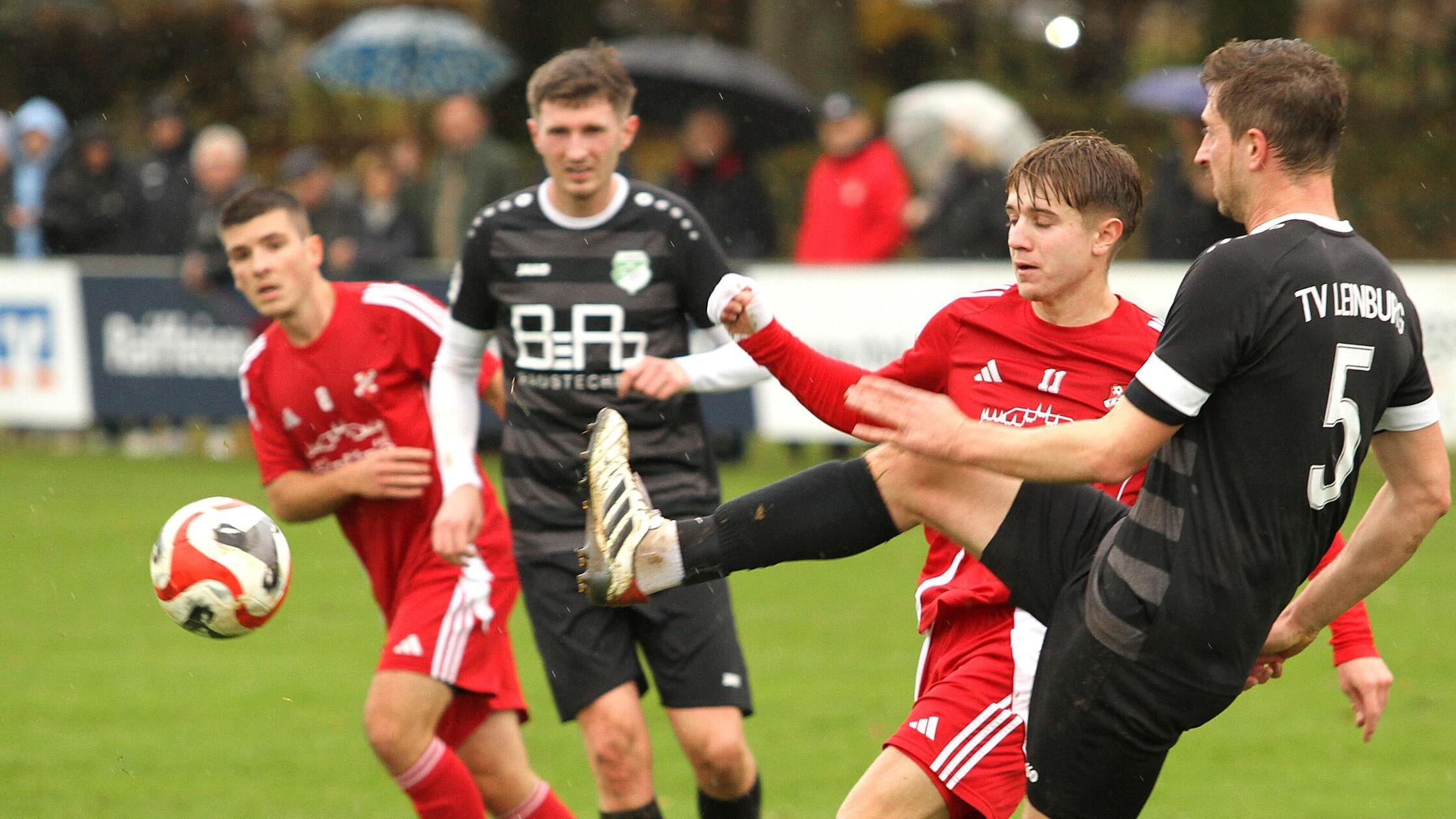 Leinburg geht in Reichenschwand baden, der 1. FC Altdorf macht es am ...