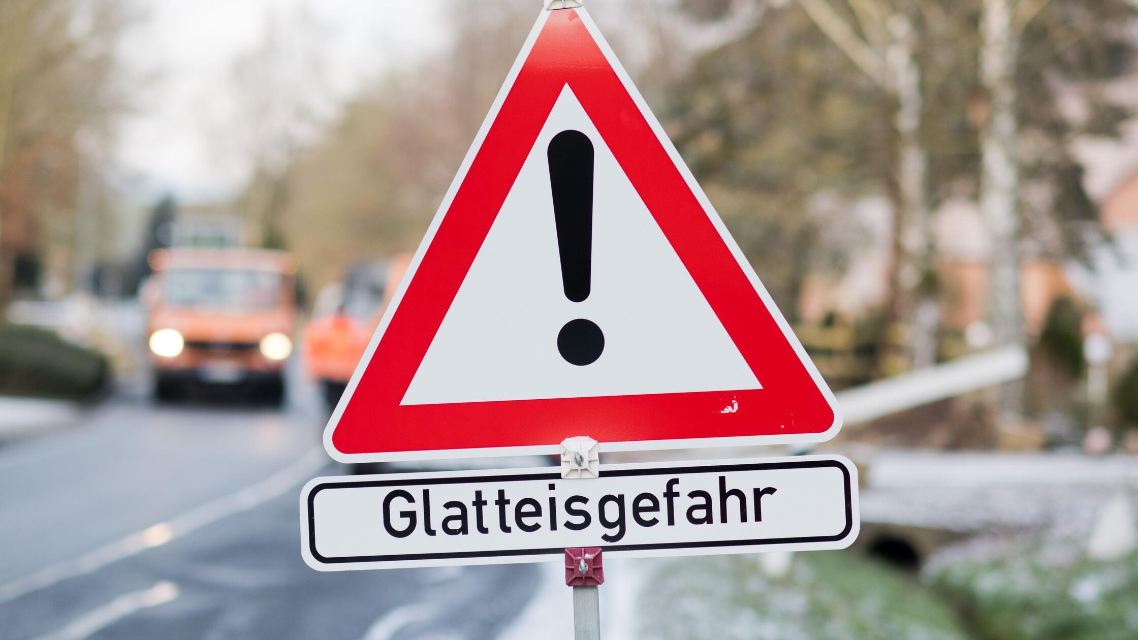 Im Gegenverkehr Auf Derselben Fahrbahn