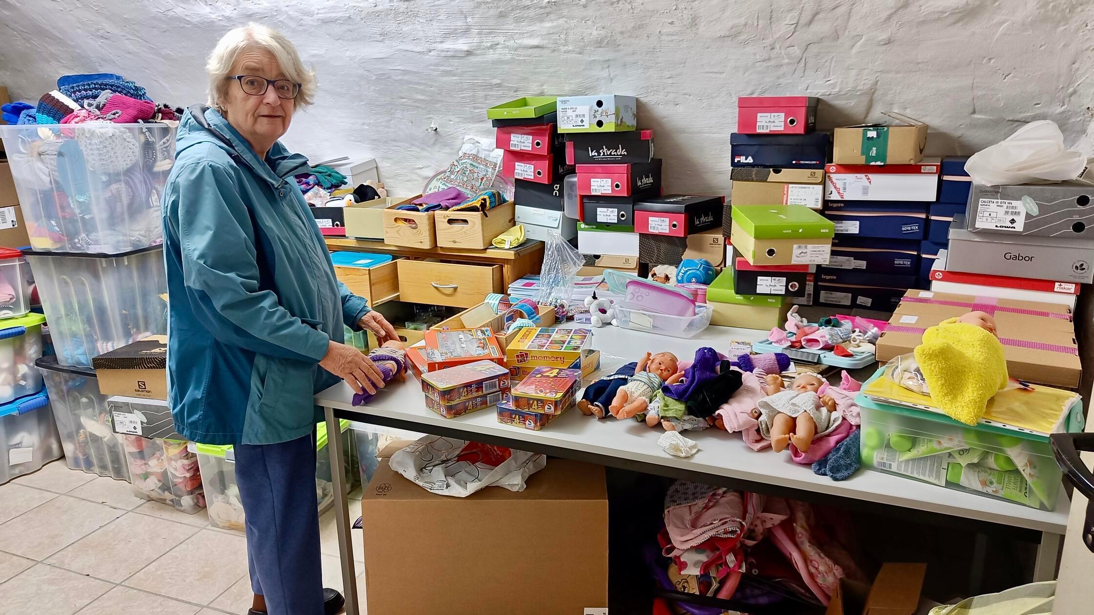 Ruth Bär aus Hersbruck packt jährlich über 150 Geschenke für bedürftige ...