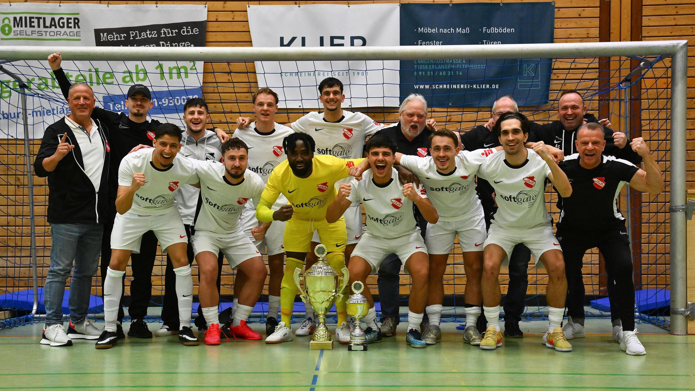 Hallenzauber, Hurrafußball und Hickhack: So war das Amateurfußballjahr ...