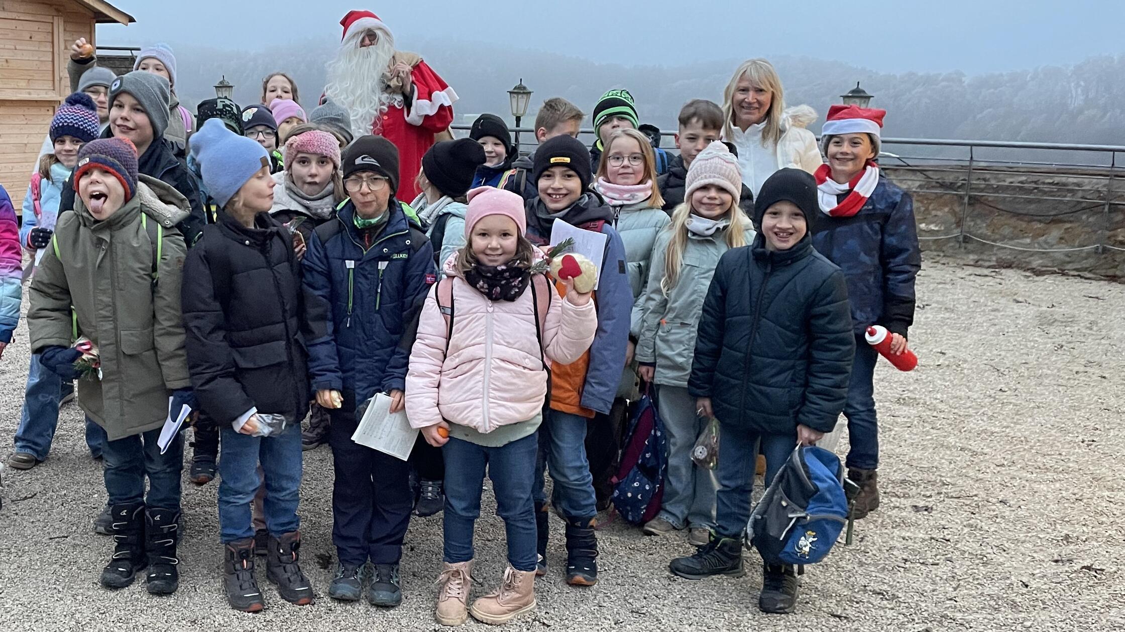 Zu Besuch auf der Burg Hartenstein: Grundschulkinder auf den Spuren vom ...
