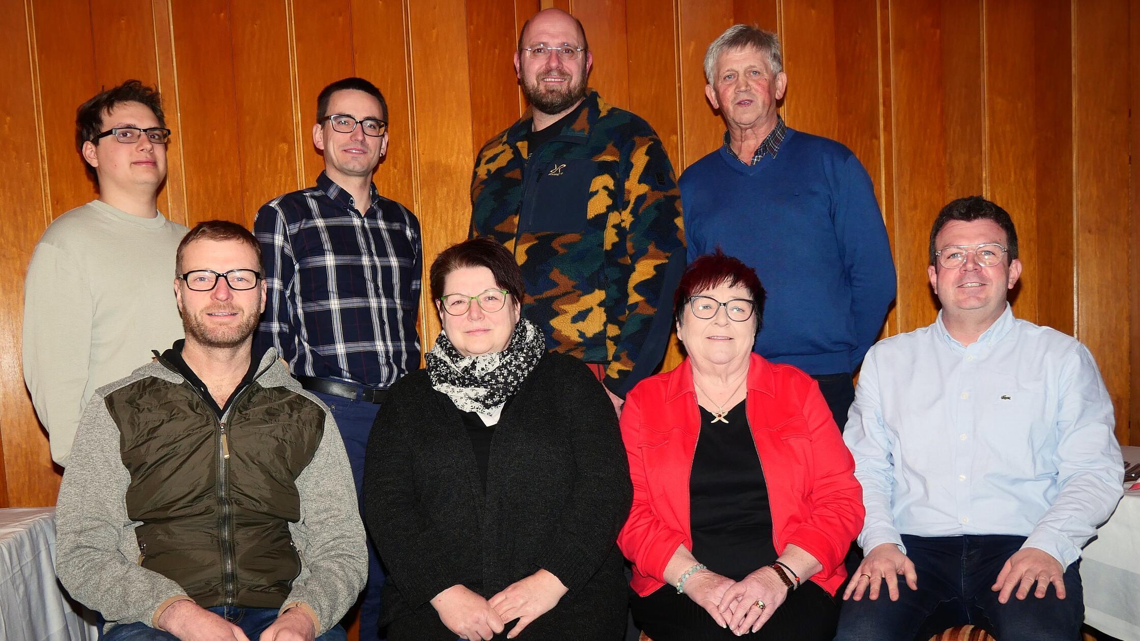 SPD Deining nominiert Kandidaten: Diese Frau soll Bürgermeister-Sessel ...