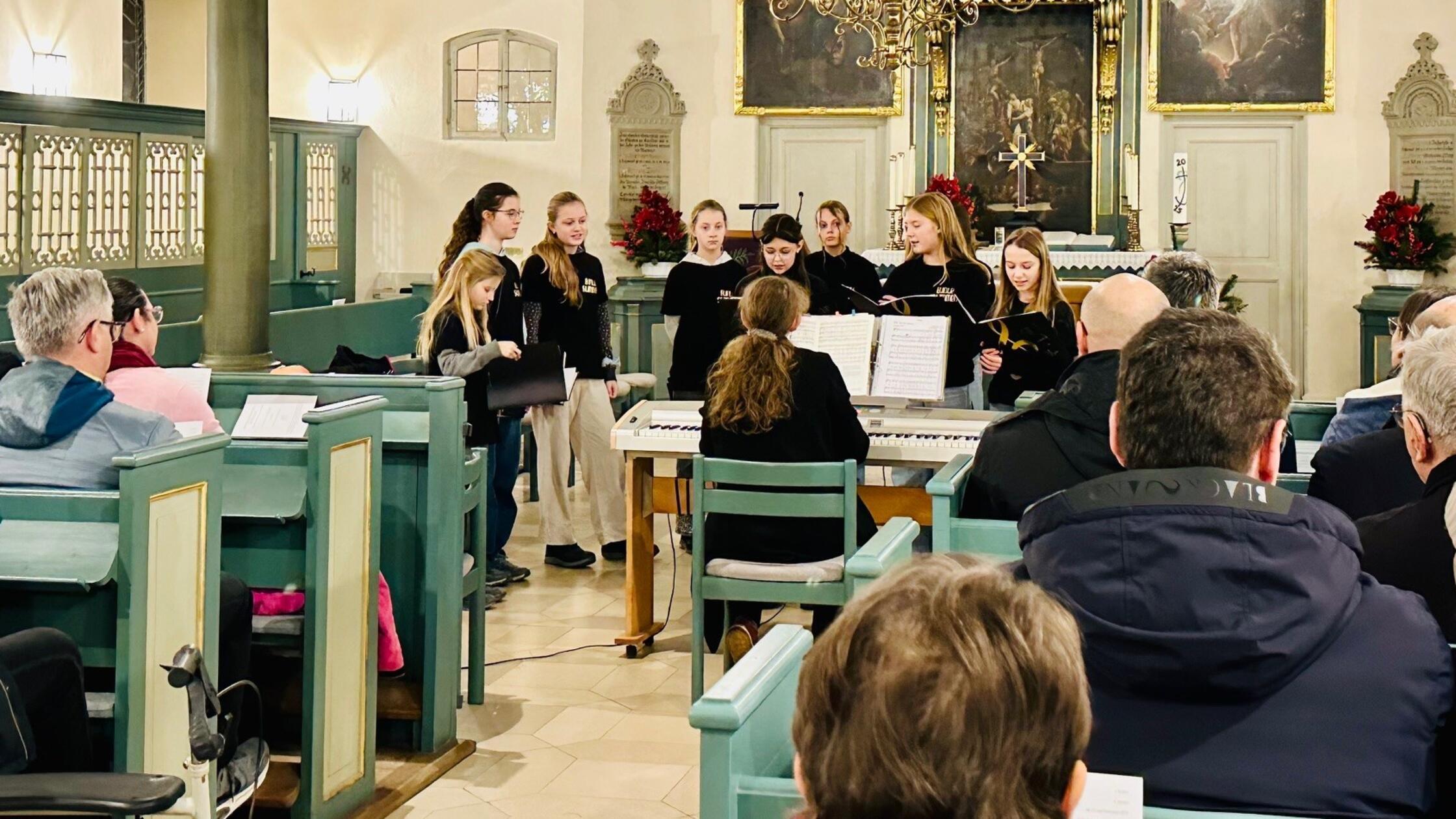 „Engelsstimmen“ sangen in Schwand und kommen nach Roth