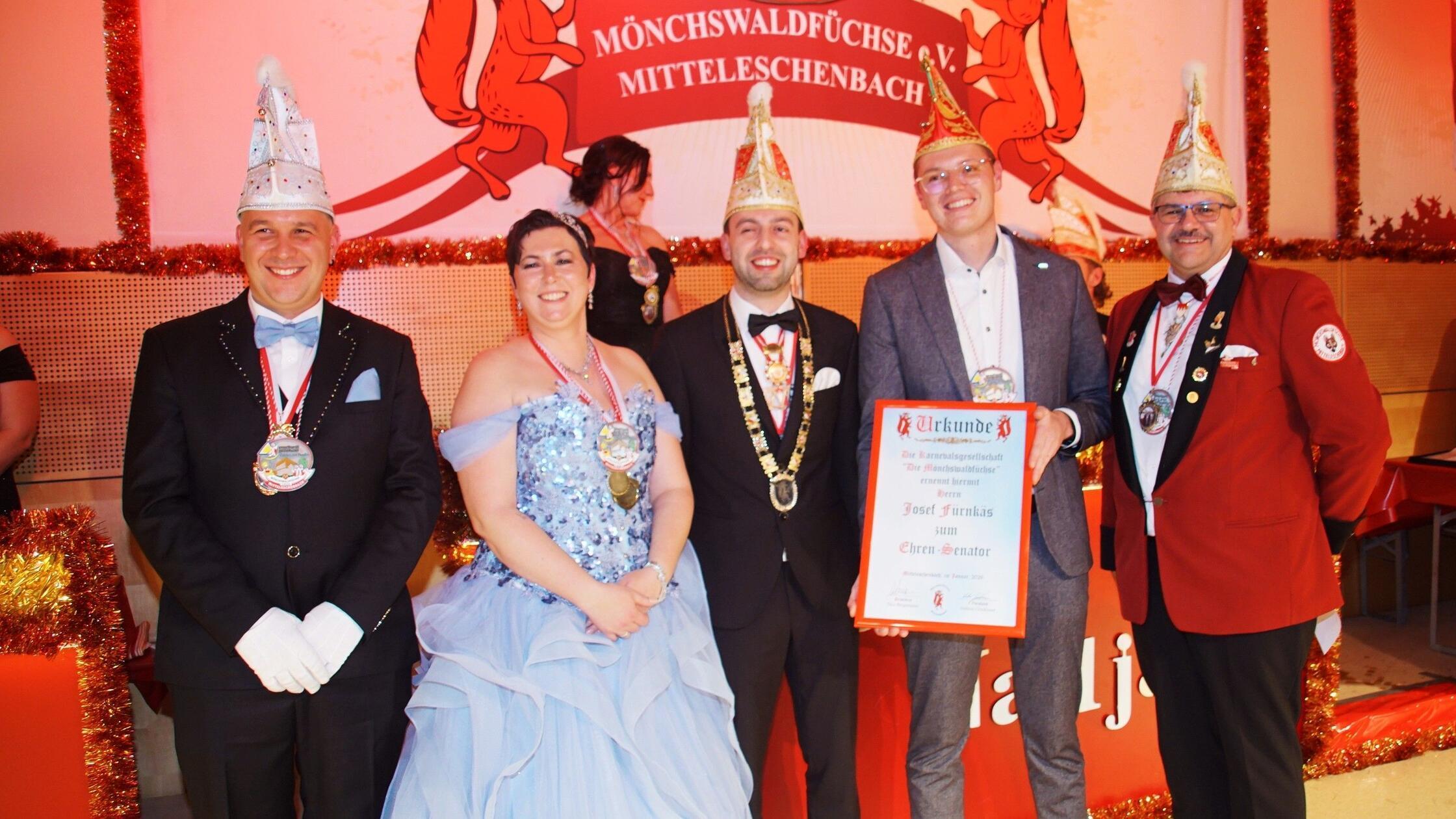 „Mönchswaldfüchse“ Mitteleschenbach küren neuen Ehrensenator