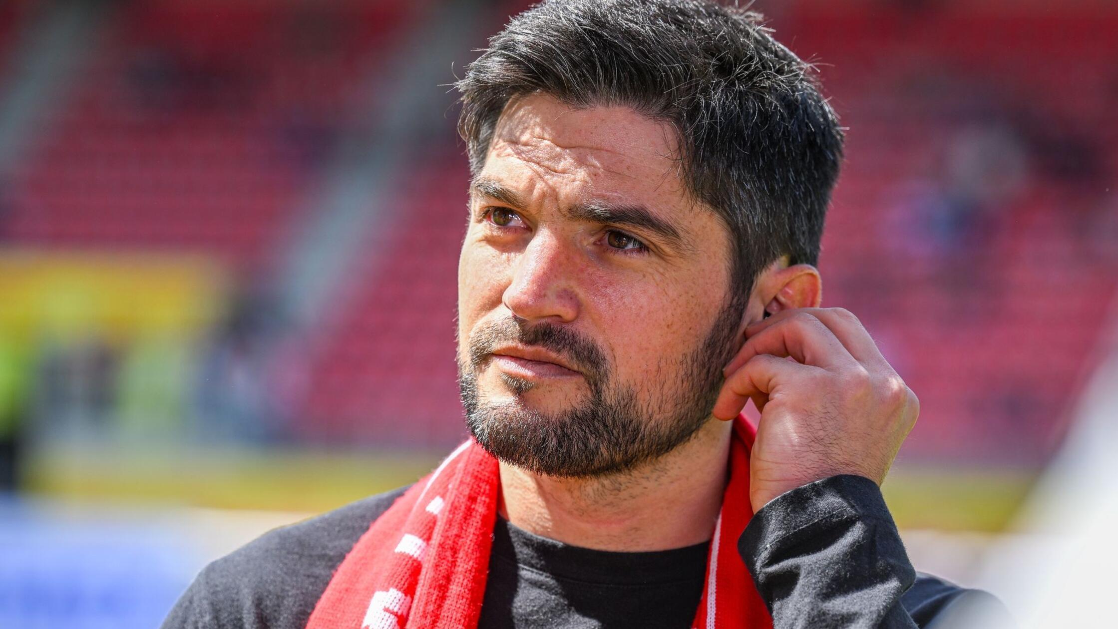 Jahn Regensburg baut Führung um