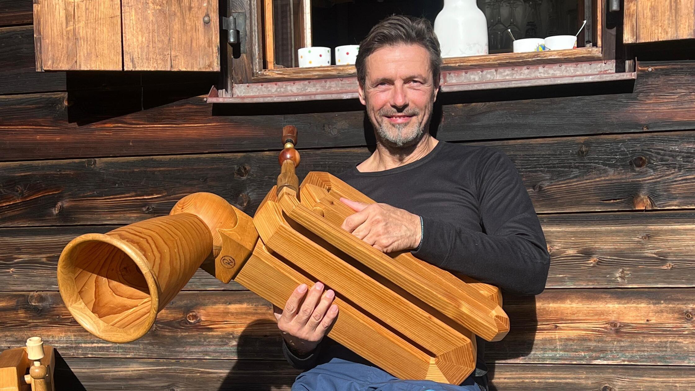 In seinem zweiten Beruf wird Robert Vogel aus Happurg dank seines ...