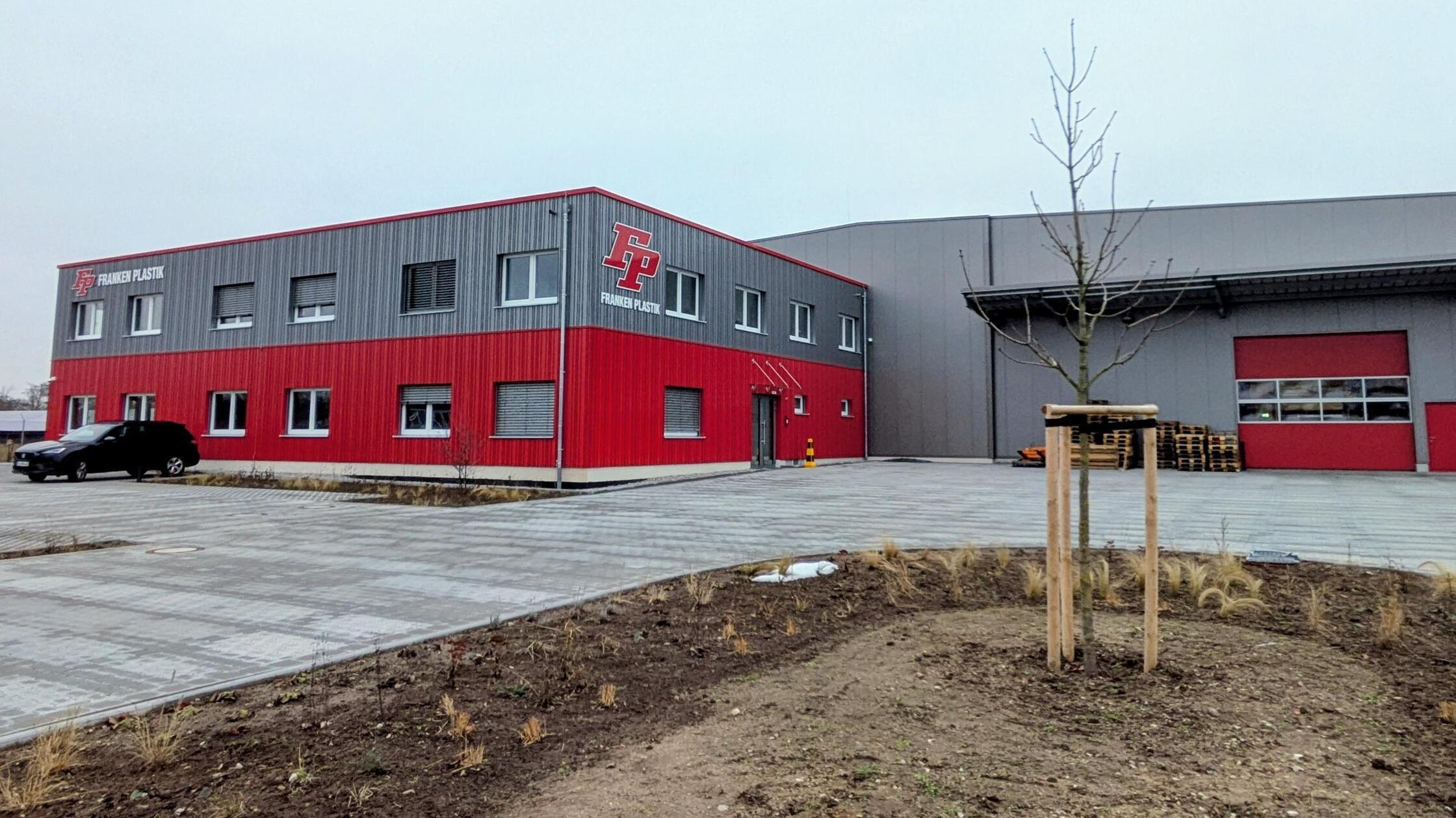 Neuer Standort im Golfpark Atzenhof: Fürther Unternehmen Franken ...