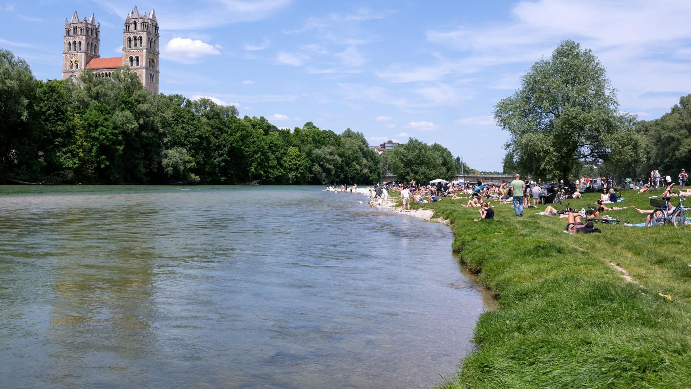19-Jähriger treibt tot auf Isar in München: Leichnam geborgen - Polizei ...
