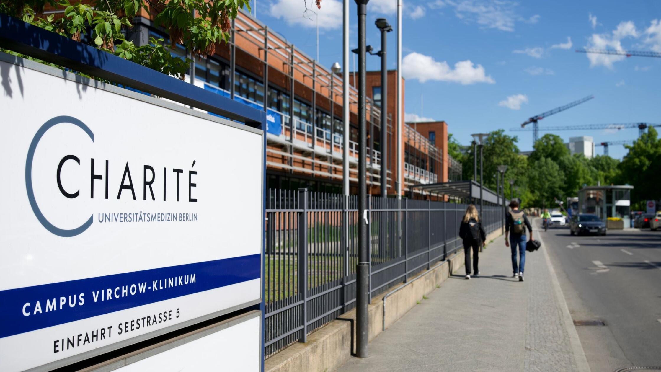 Familie des Ebola-Patienten nun auch in Berlin