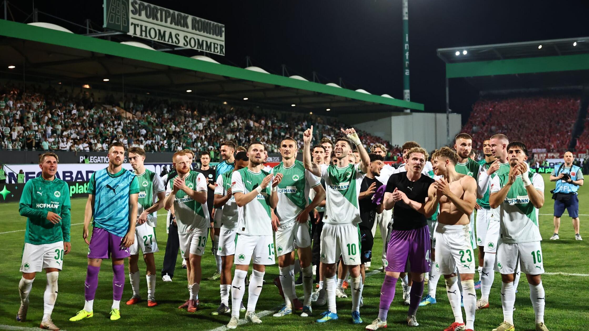 Fürther Fans sauer: „Versager raus! Neuanfang jetzt!“