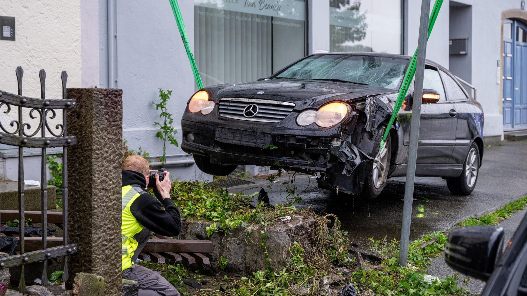 Frauen und Kind mit Auto angefahren - Haftstrafe