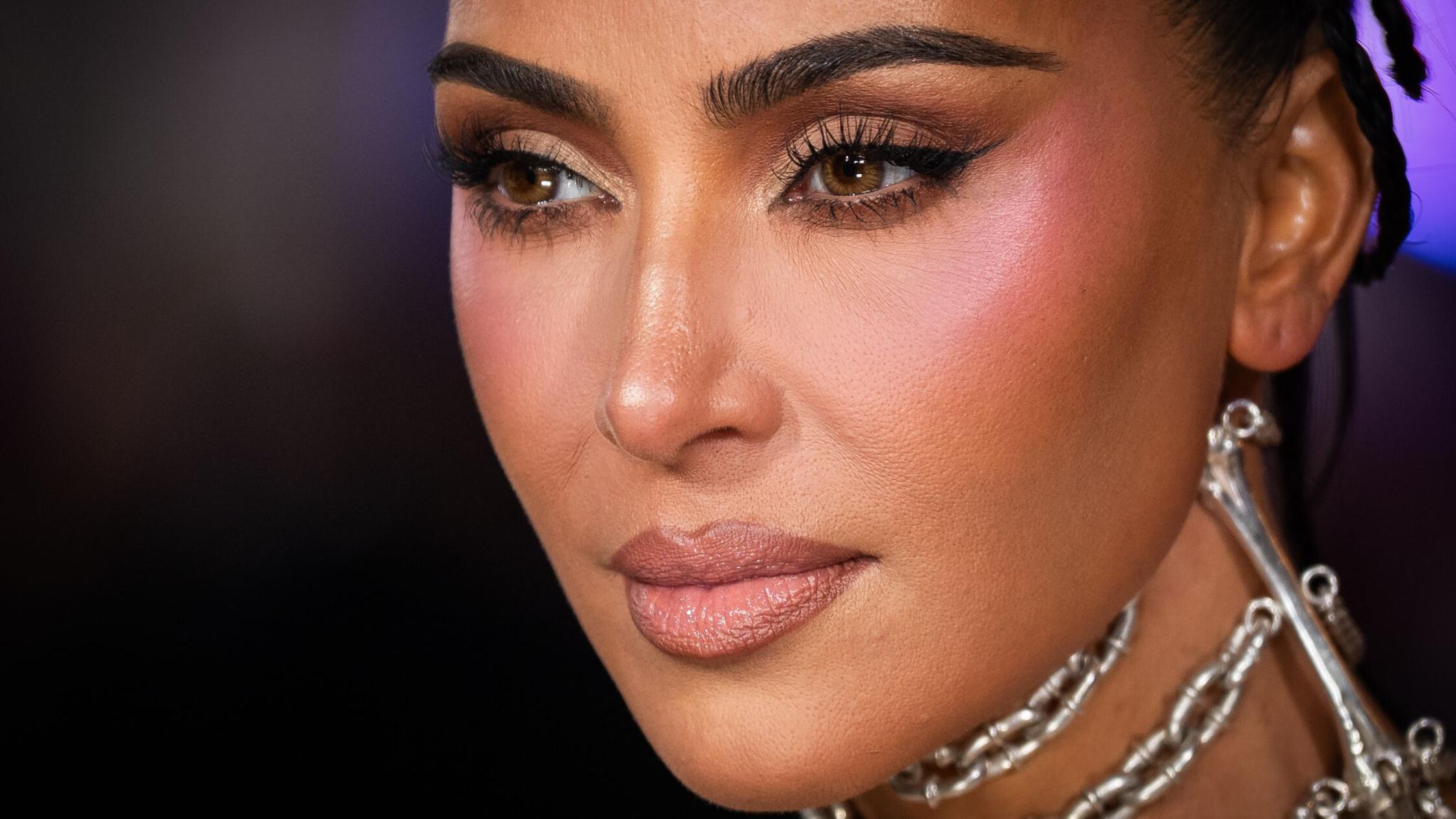 Kim Kardashian zeigt erstmals Foto mit Lewis Hamilton